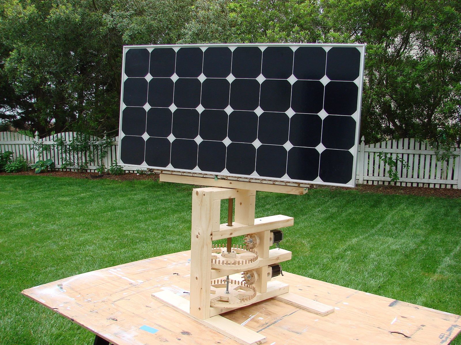Internet Enabled Solar Tracker : 15 Steps (with Pictures) - Instructables