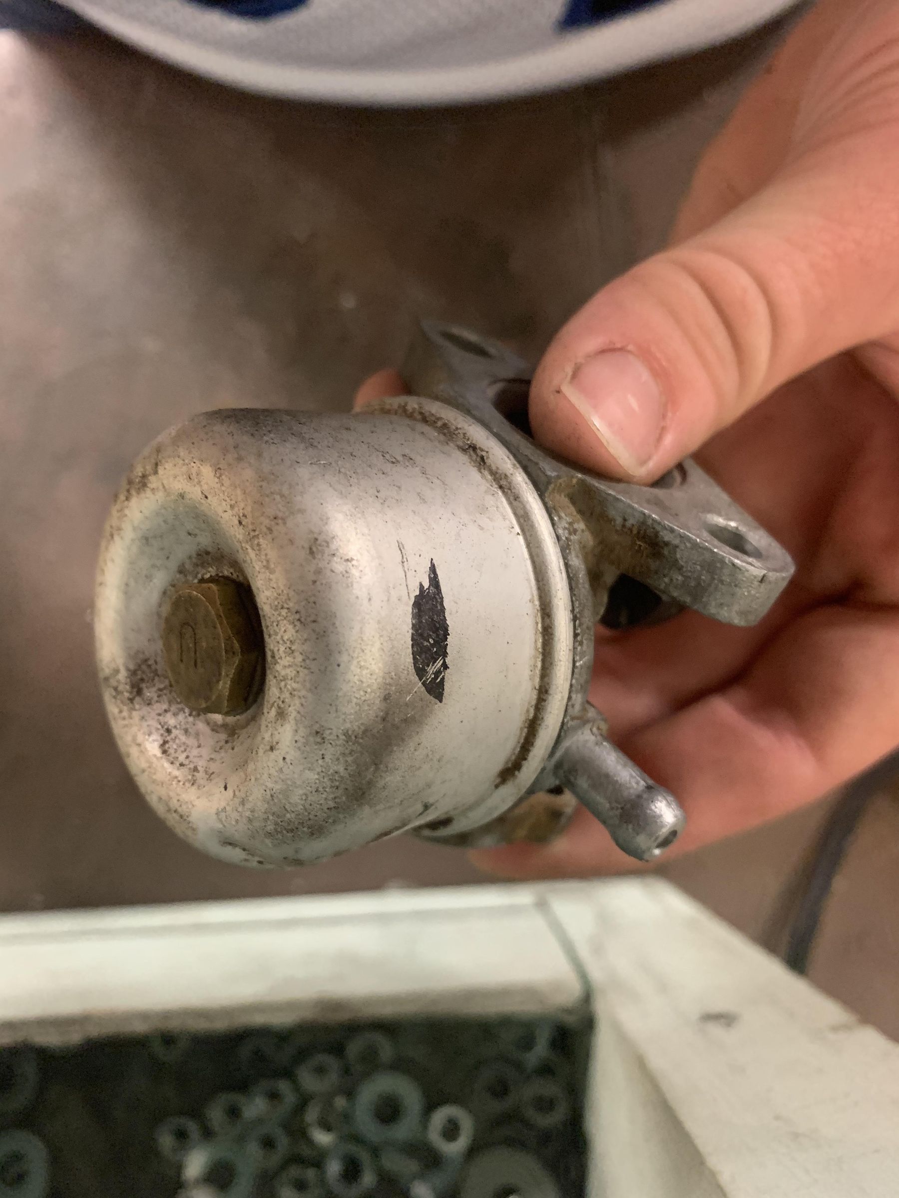 Fixing a Carburetor Needle Valve on a Small Engine : 7 Steps ...