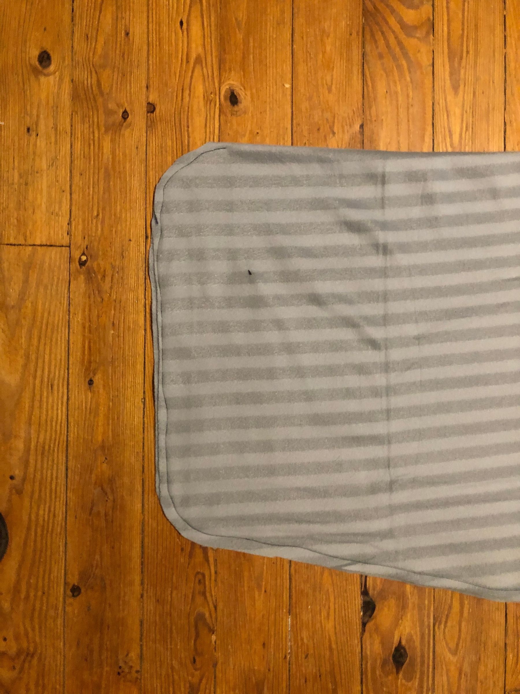 Super Easy Blanket With Foot Pocket - Instructables