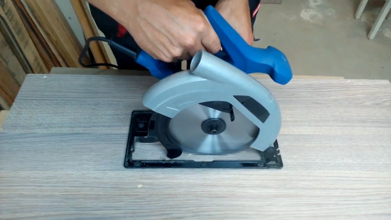 How to Make a Homemade Table Saw With Circular Saw : 6 Steps (with ...