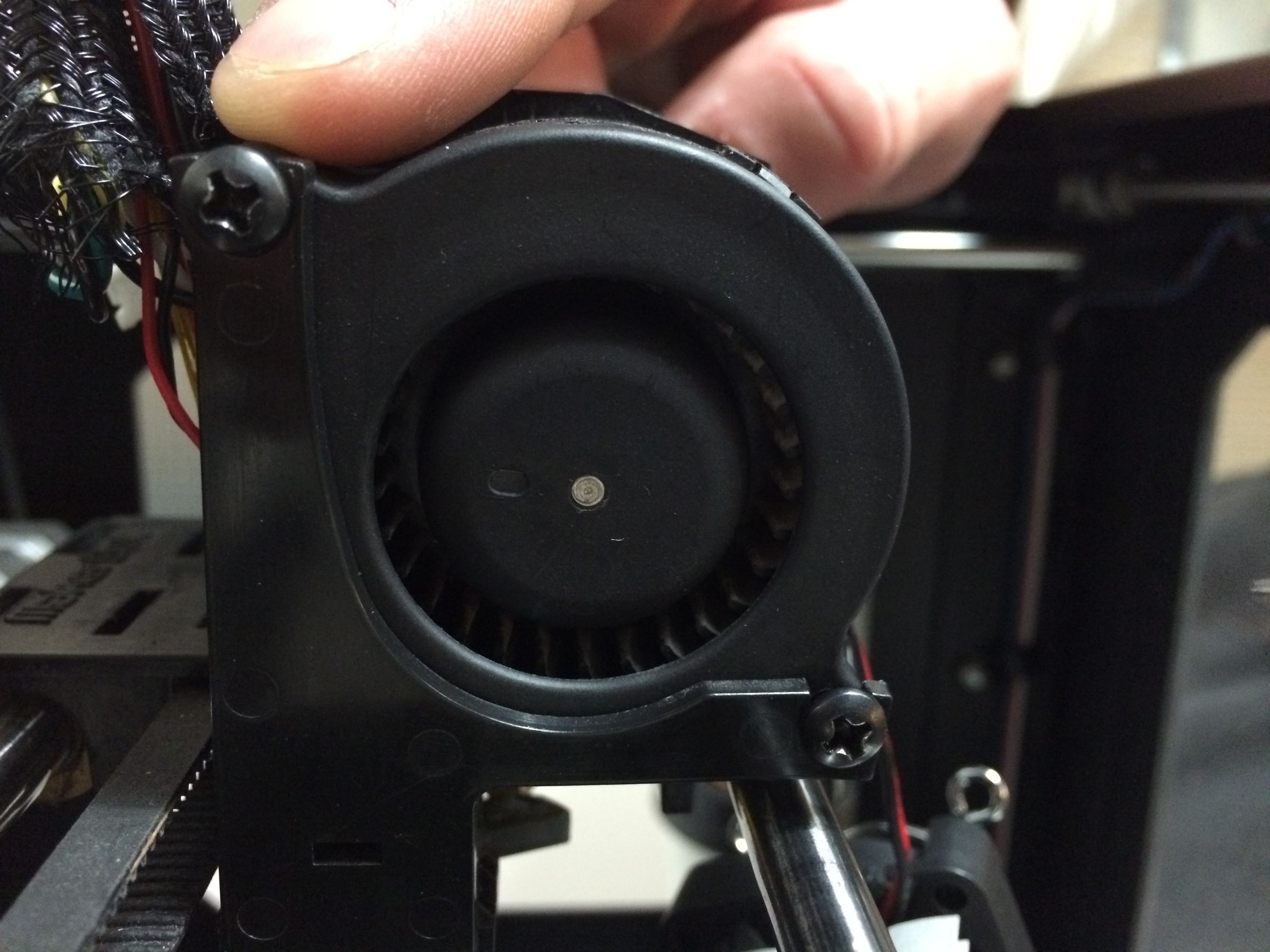 Replacing Front Fan on Makerbot Replicator 2: : 8 Steps - Instructables