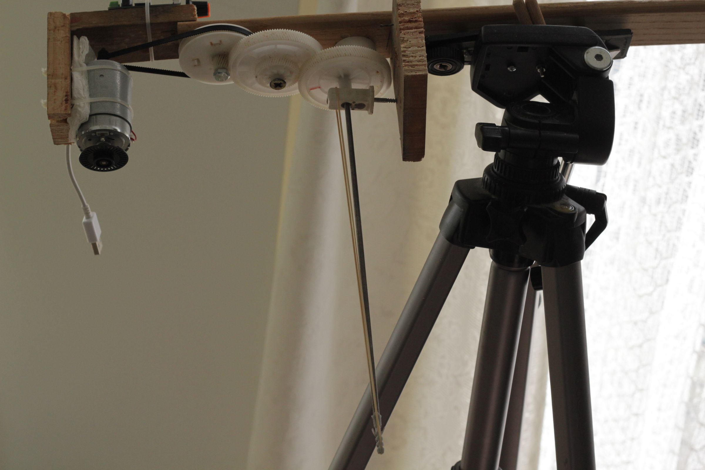 AstroTracker - a Barn Door Star Tracker : 10 Steps (with Pictures ...