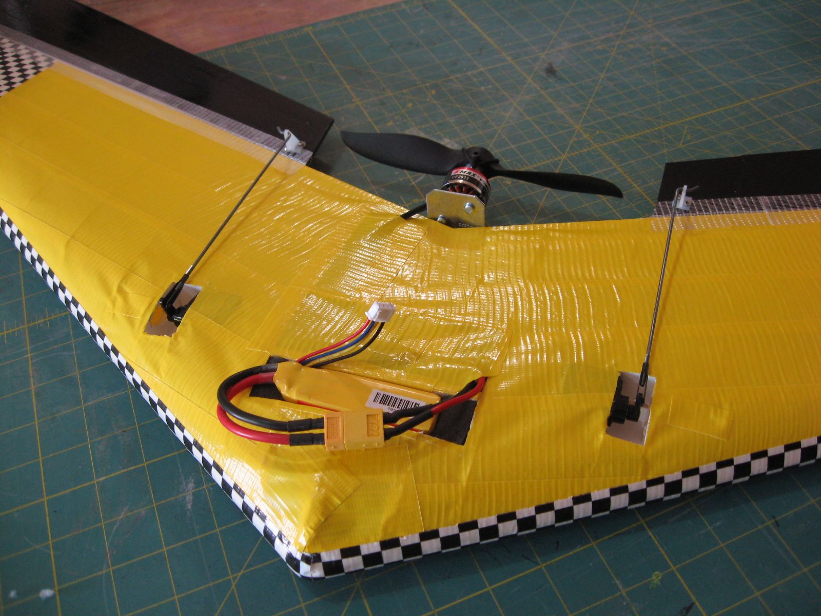 Duct Tape R/C Plane : 11 Steps (with Pictures) - Instructables
