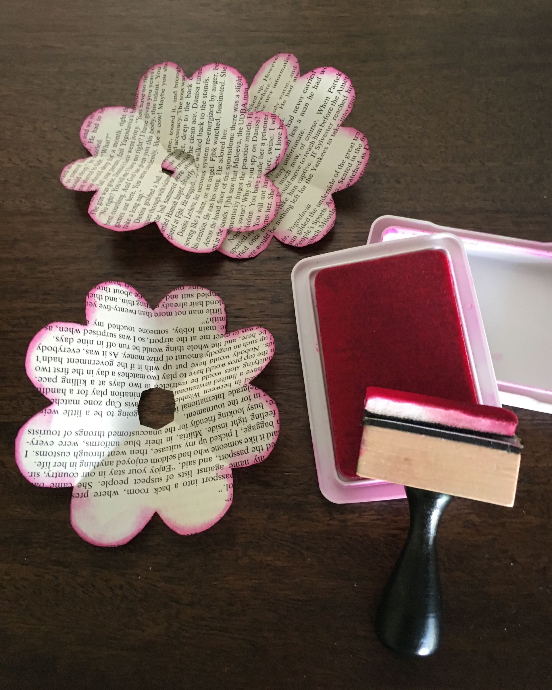 Book Page Roses : 5 Steps (with Pictures) - Instructables