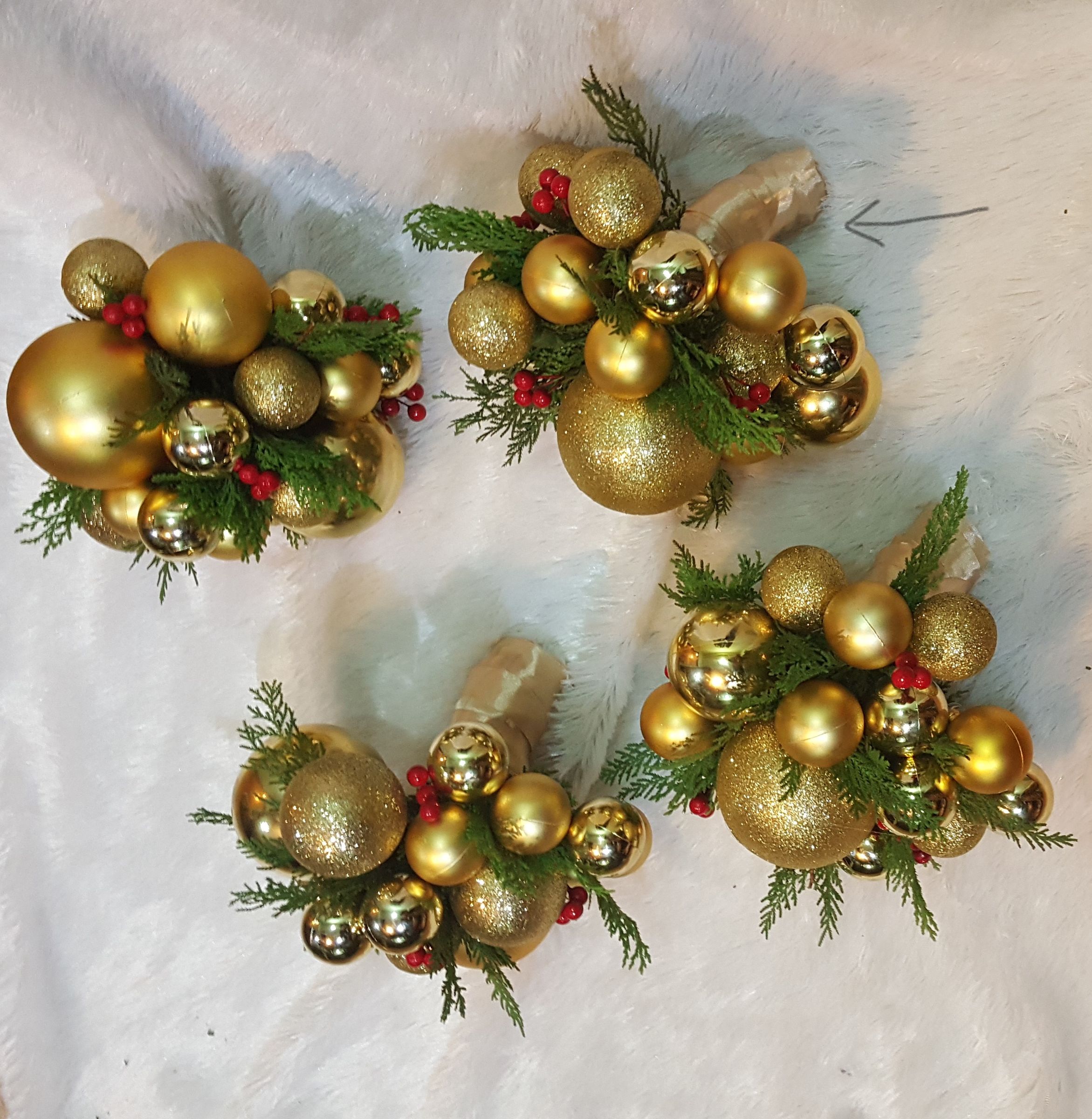 Christmas Bauble Wedding Bouquet : 6 Steps (with Pictures) - Instructables