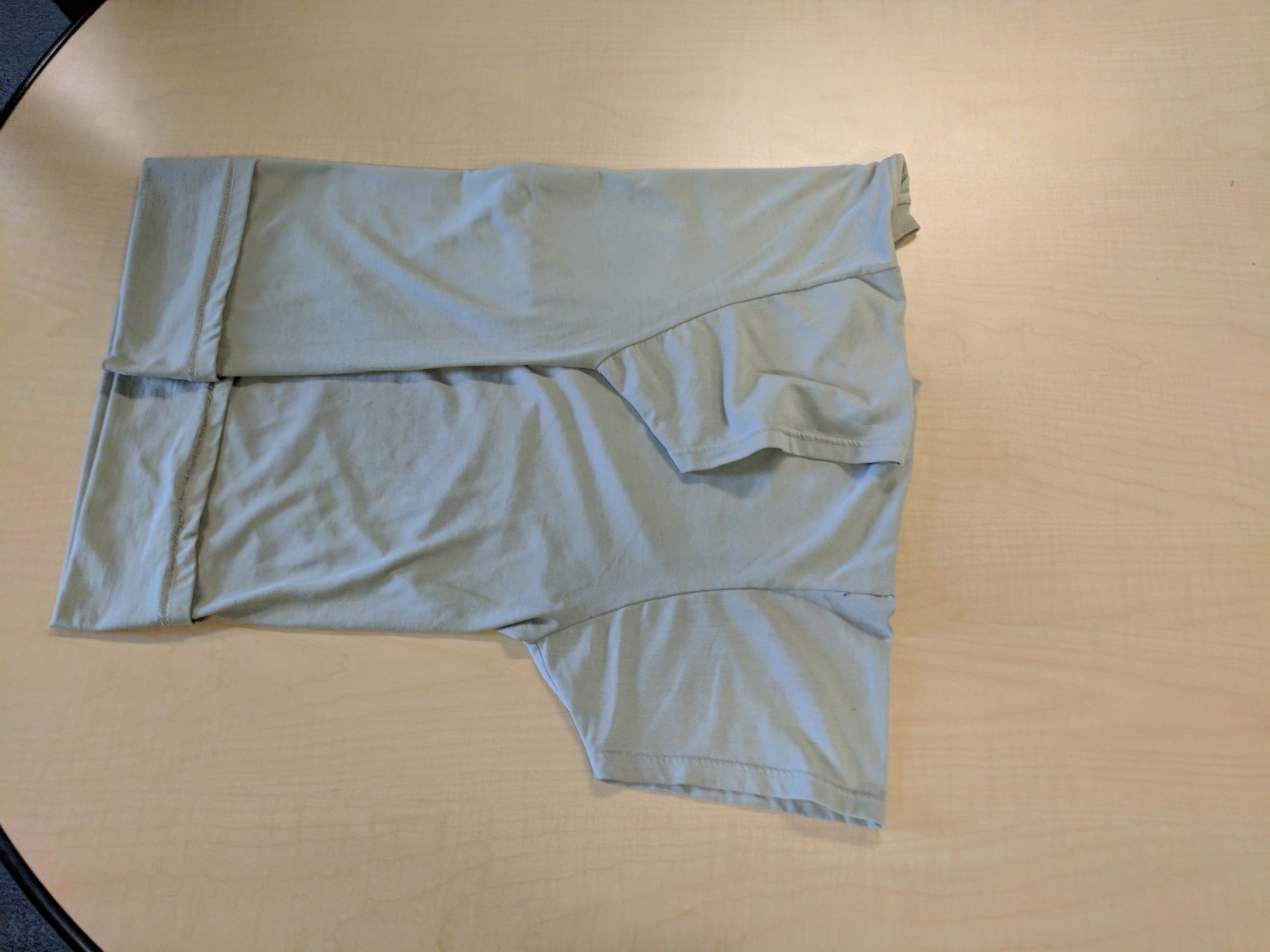 How to Ranger Roll a T-Shirt : 11 Steps (with Pictures) - Instructables