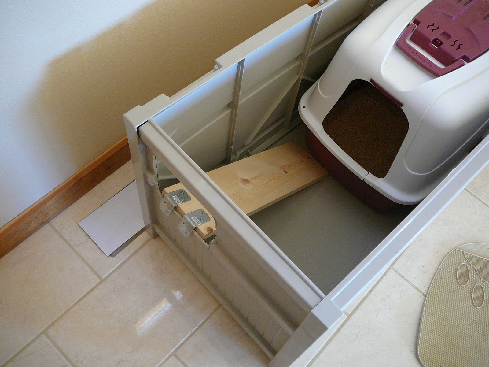 How to Make a Mess-less Cat Litter Box : 5 Steps - Instructables