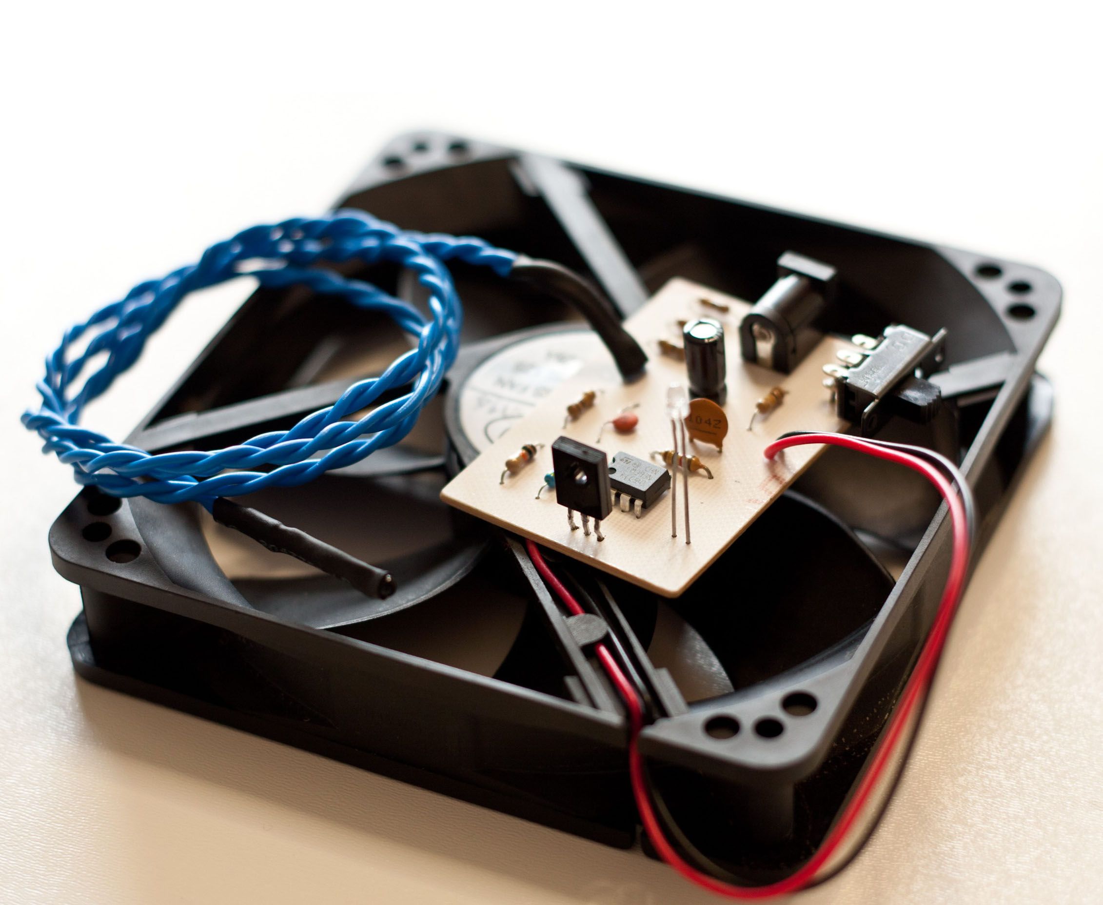 Silent Fan With Thermal Controller : 17 Steps - Instructables