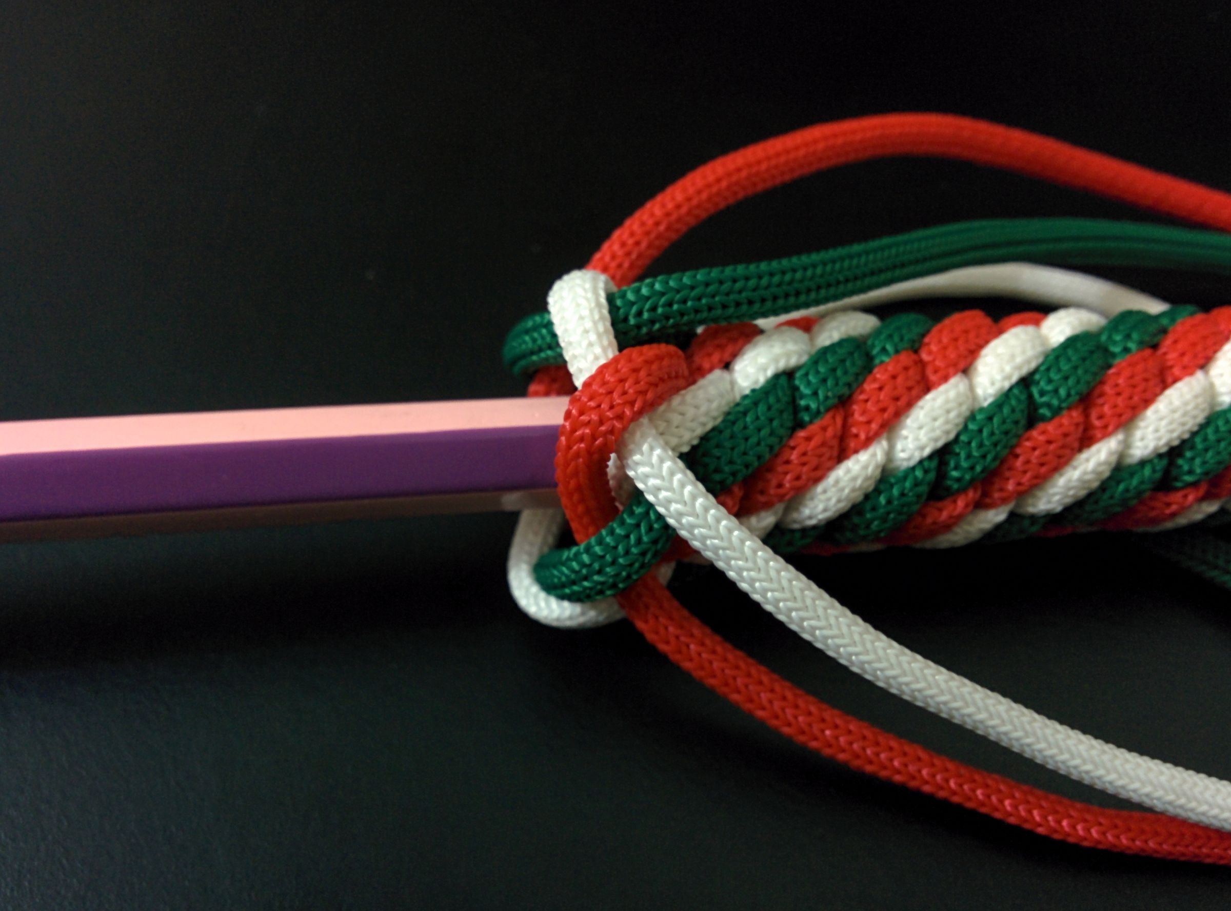 Paracord Fob With Hidden Compartment : 12 Steps (with Pictures ...