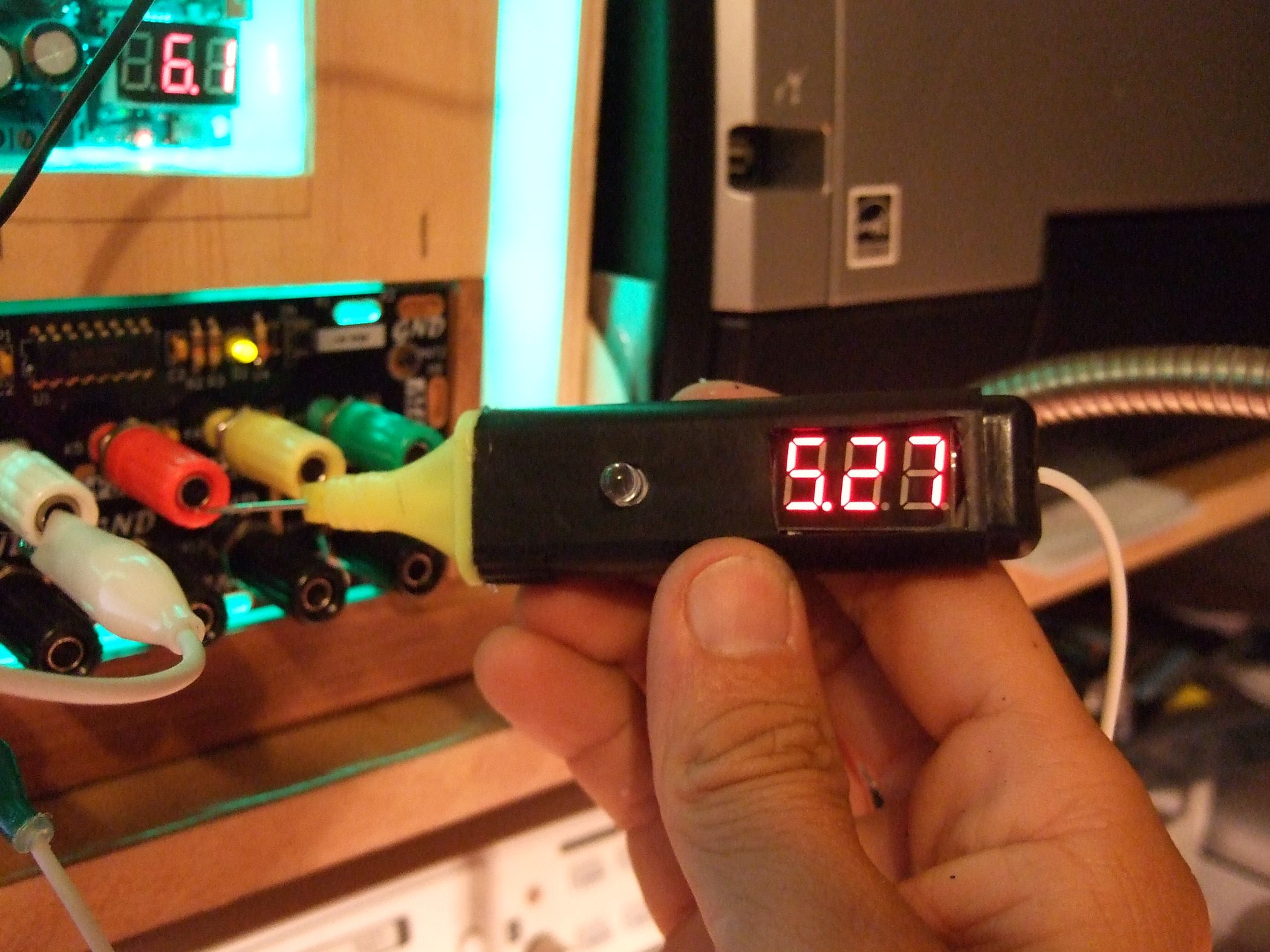 From Hi - Lighter to Volt Meter - Instructables