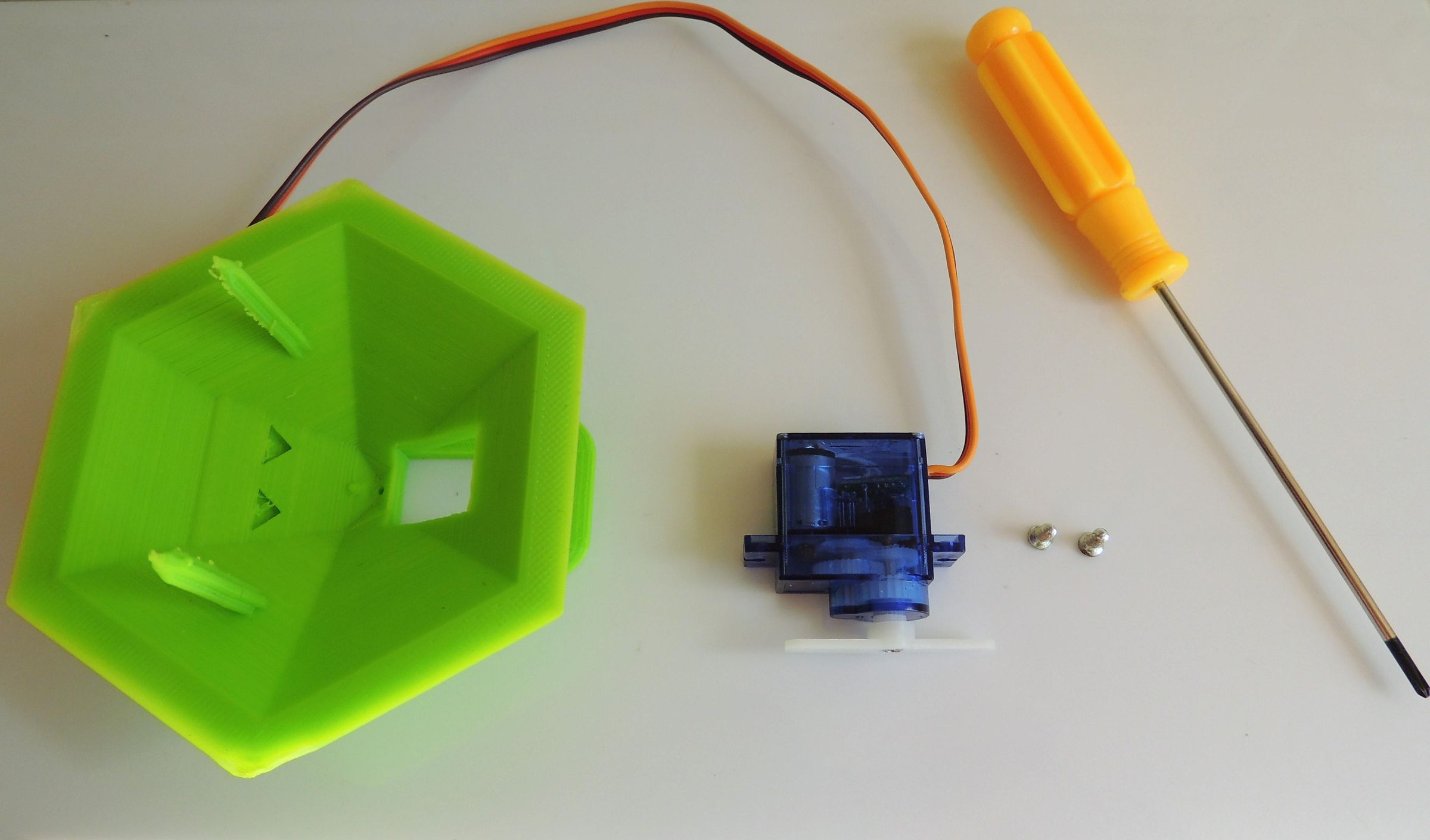 Tinkercad + Micro:bit Robotics for School: "I Love Kartof" Robot! : 17 ...
