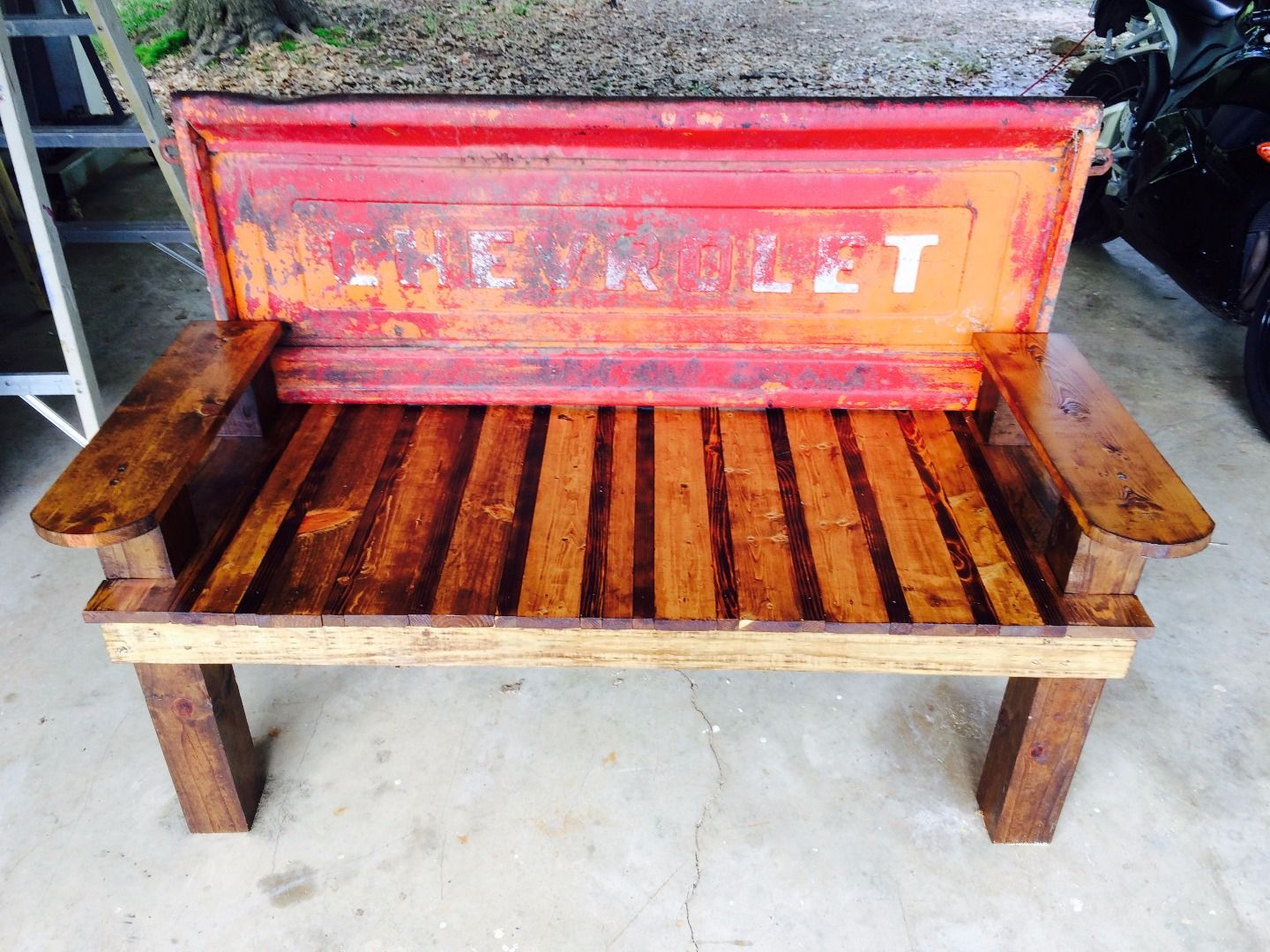 Chevy Tailgate Bench : 6 Steps - Instructables