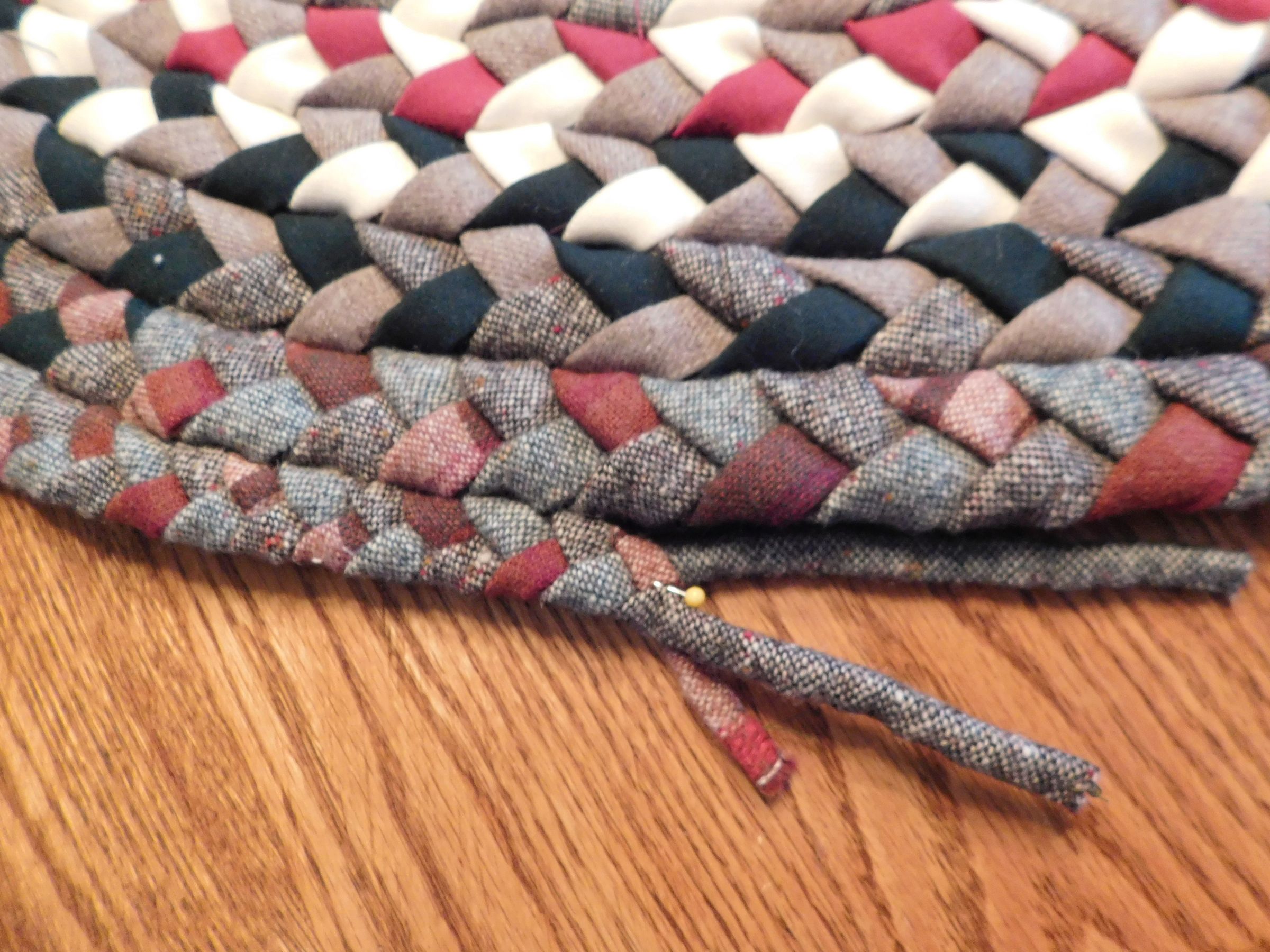 Heirloom Wool Cloth Braided Rug : 7 Steps (with Pictures) - Instructables