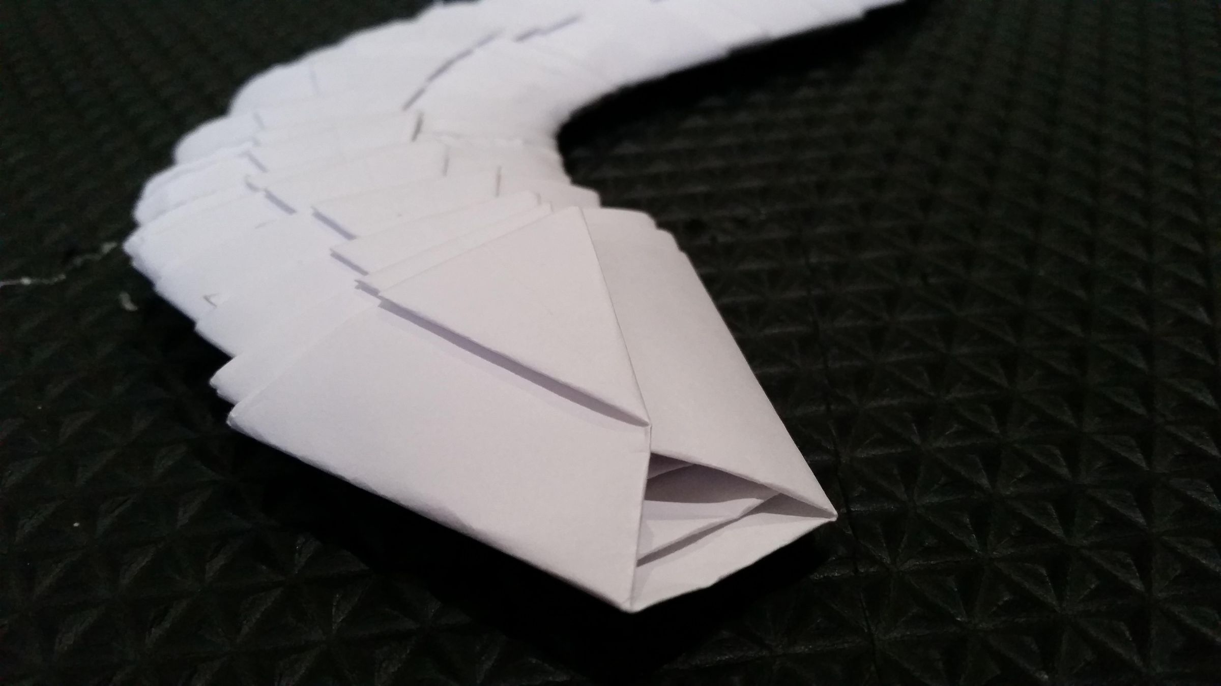 How to Make a Paper Worm Slinky : 5 Steps - Instructables