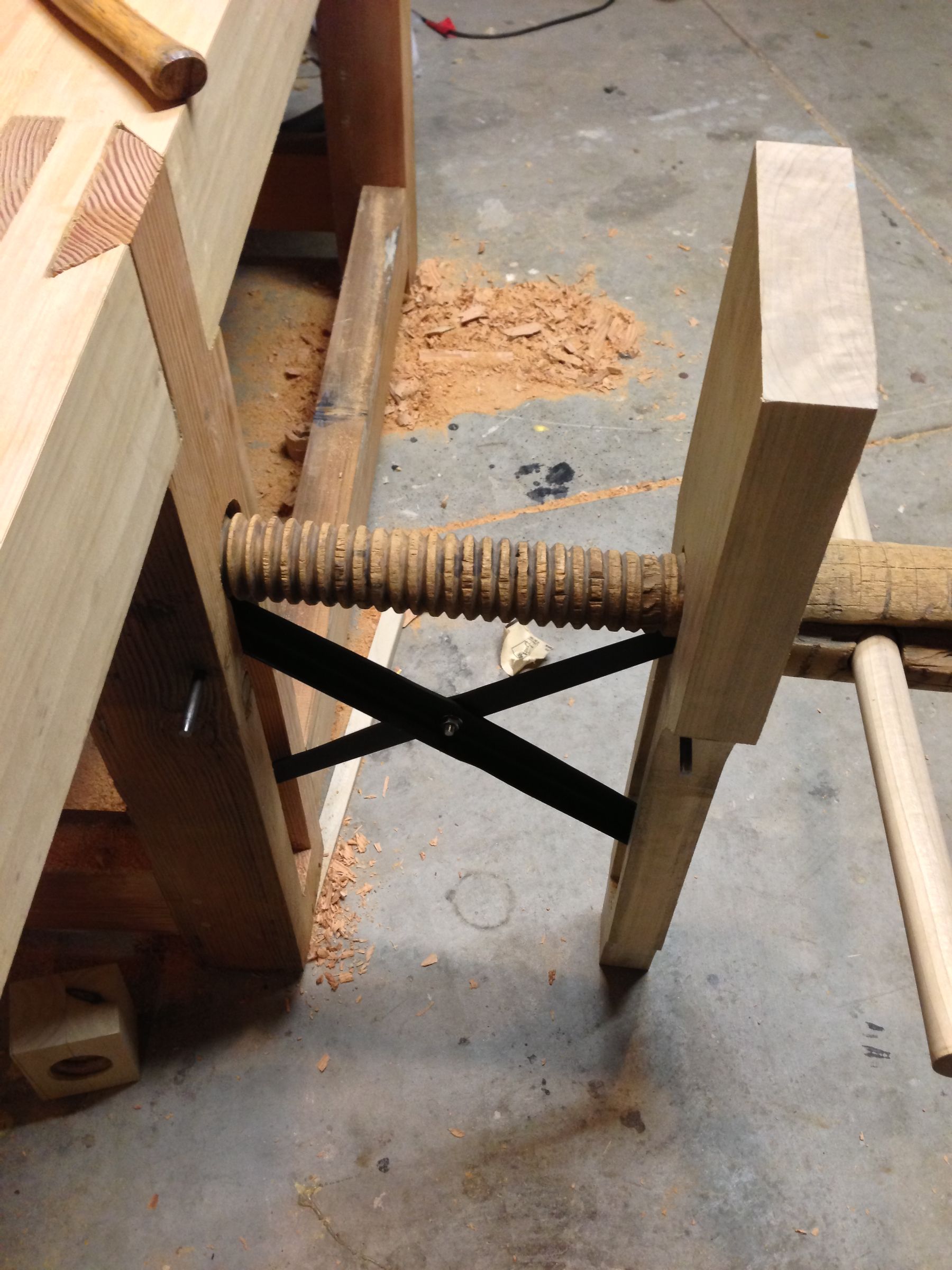 Parallel Leg Vise With St. Andrew's Cross : 6 Steps (with Pictures ...