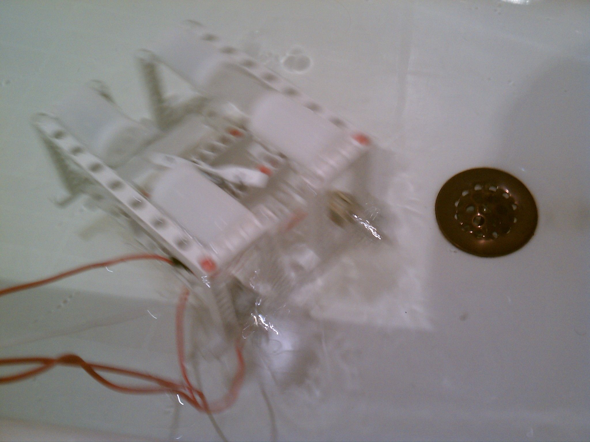 Mini DIY R.O.V. Submersible : 5 Steps (with Pictures) - Instructables