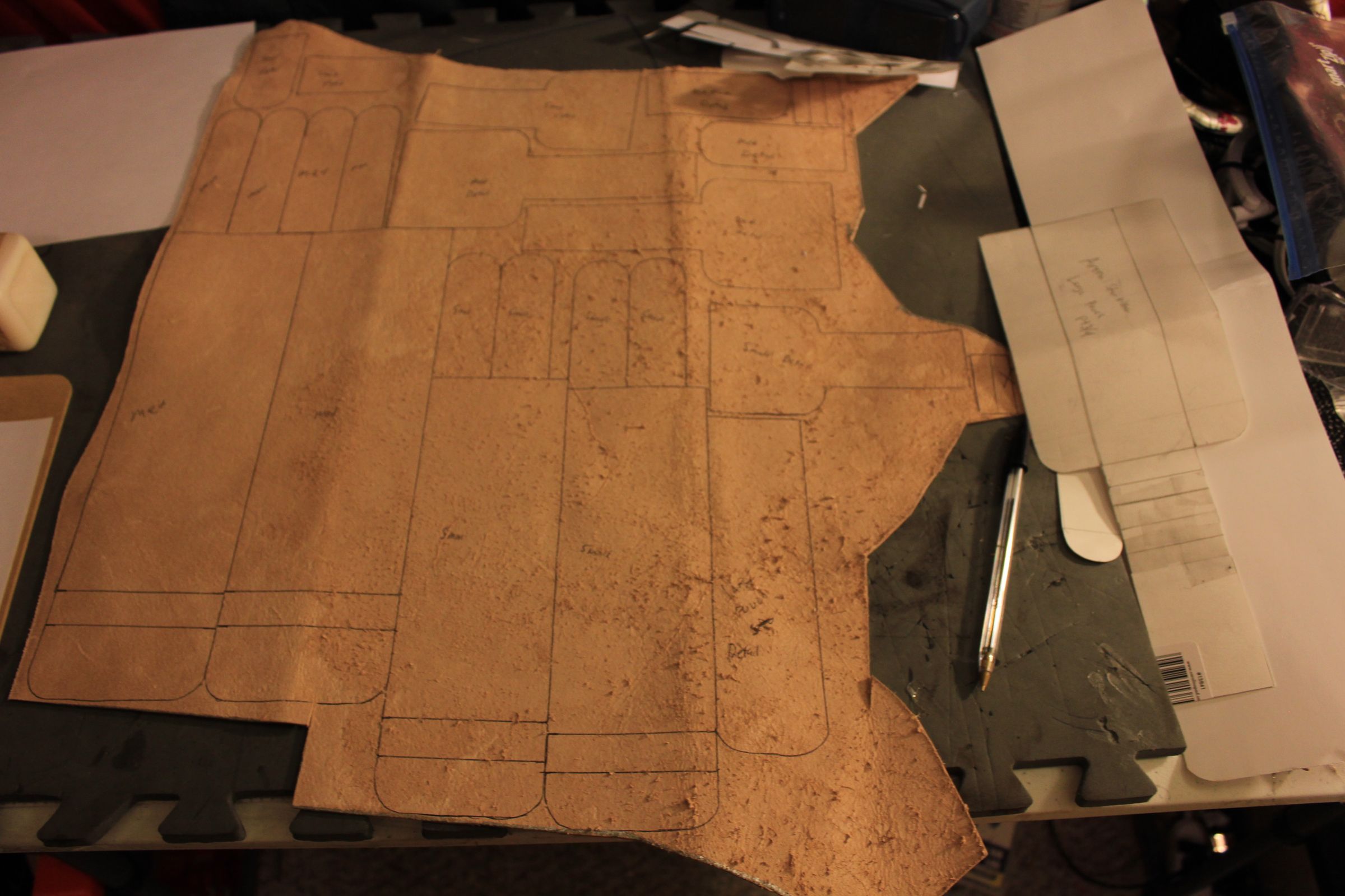 Leather Pouch Tutorial & Intro to Basic Leather Working : 11 Steps ...