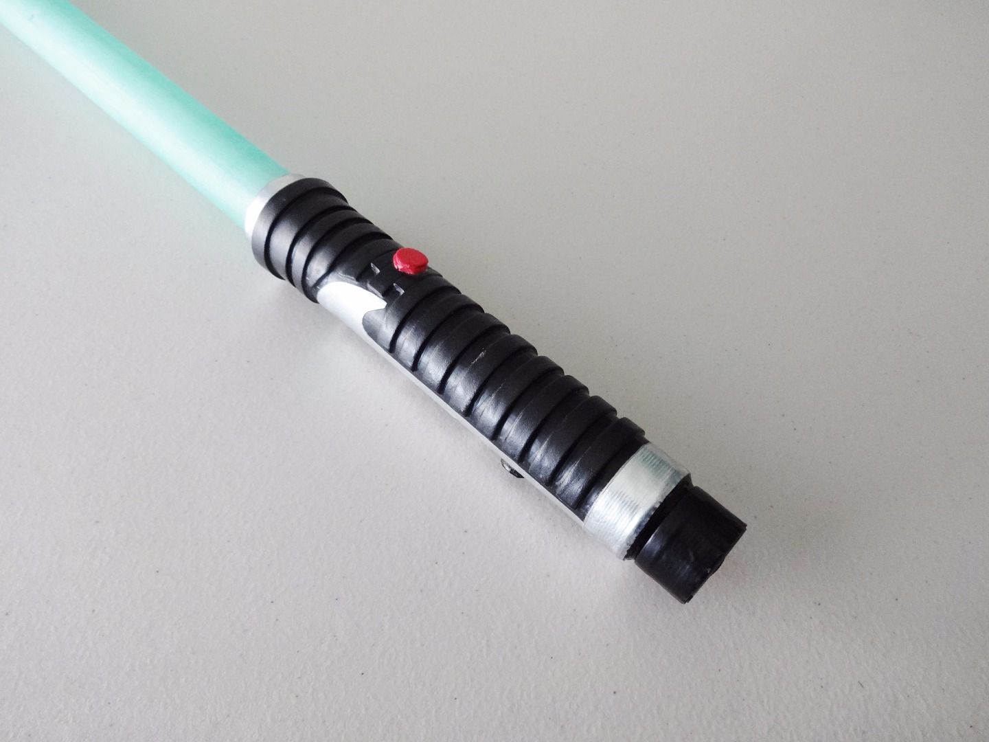 Easy $5 Lightsabers : 18 Steps (with Pictures) - Instructables