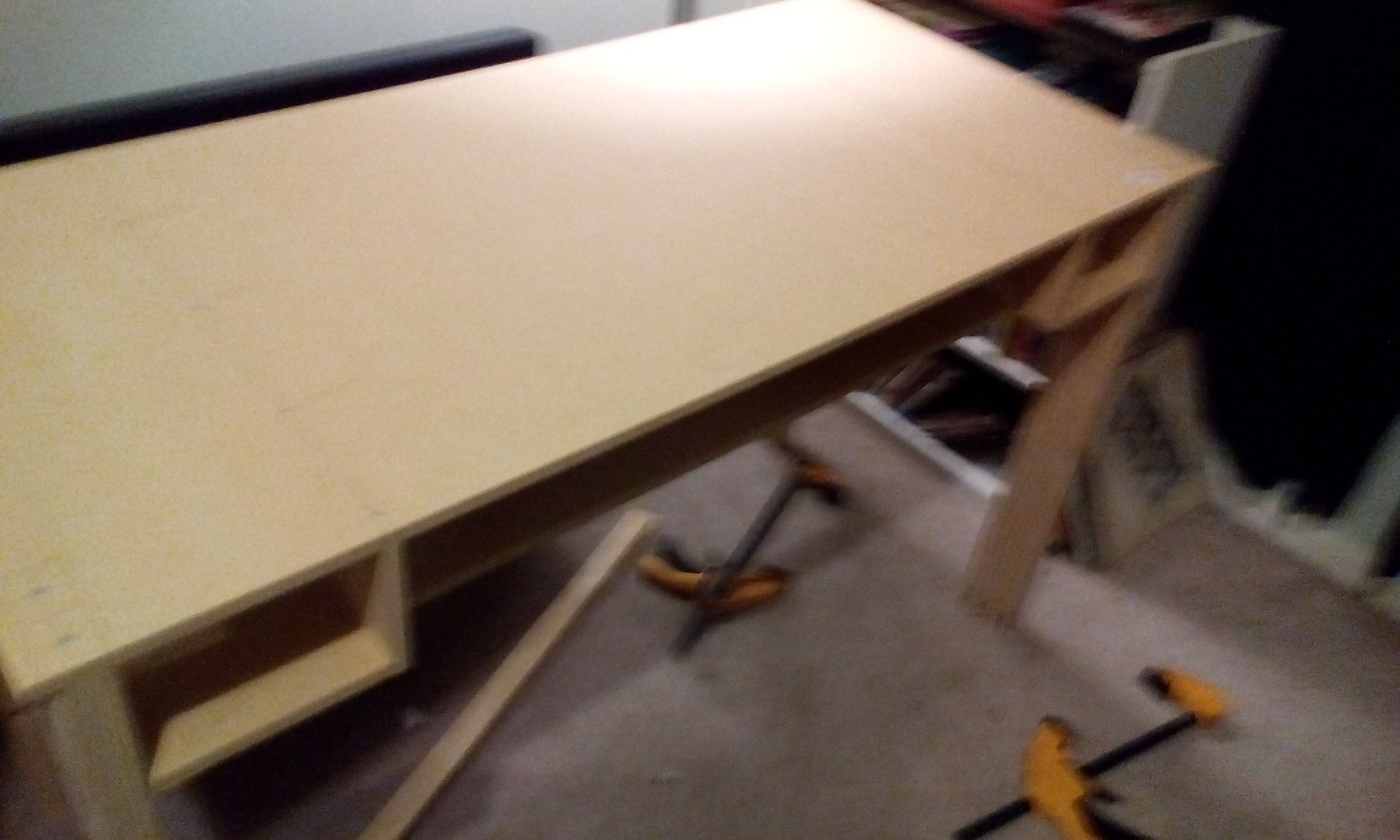 Simple 2' X 4' Computer Desk : 6 Steps (with Pictures) - Instructables