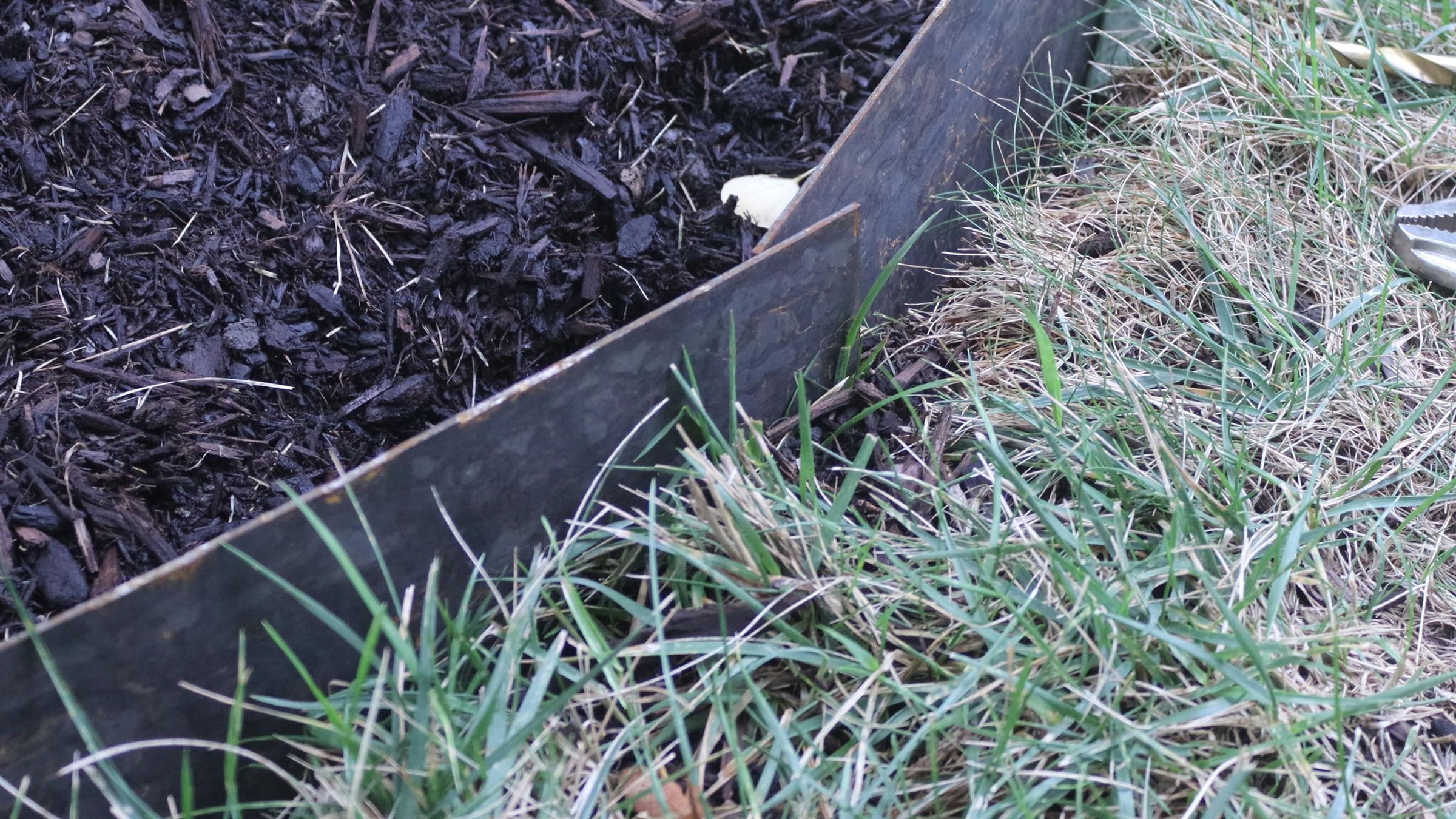 DIY Hammer-In Steel Garden Edging : 8 Steps (with Pictures) - Instructables