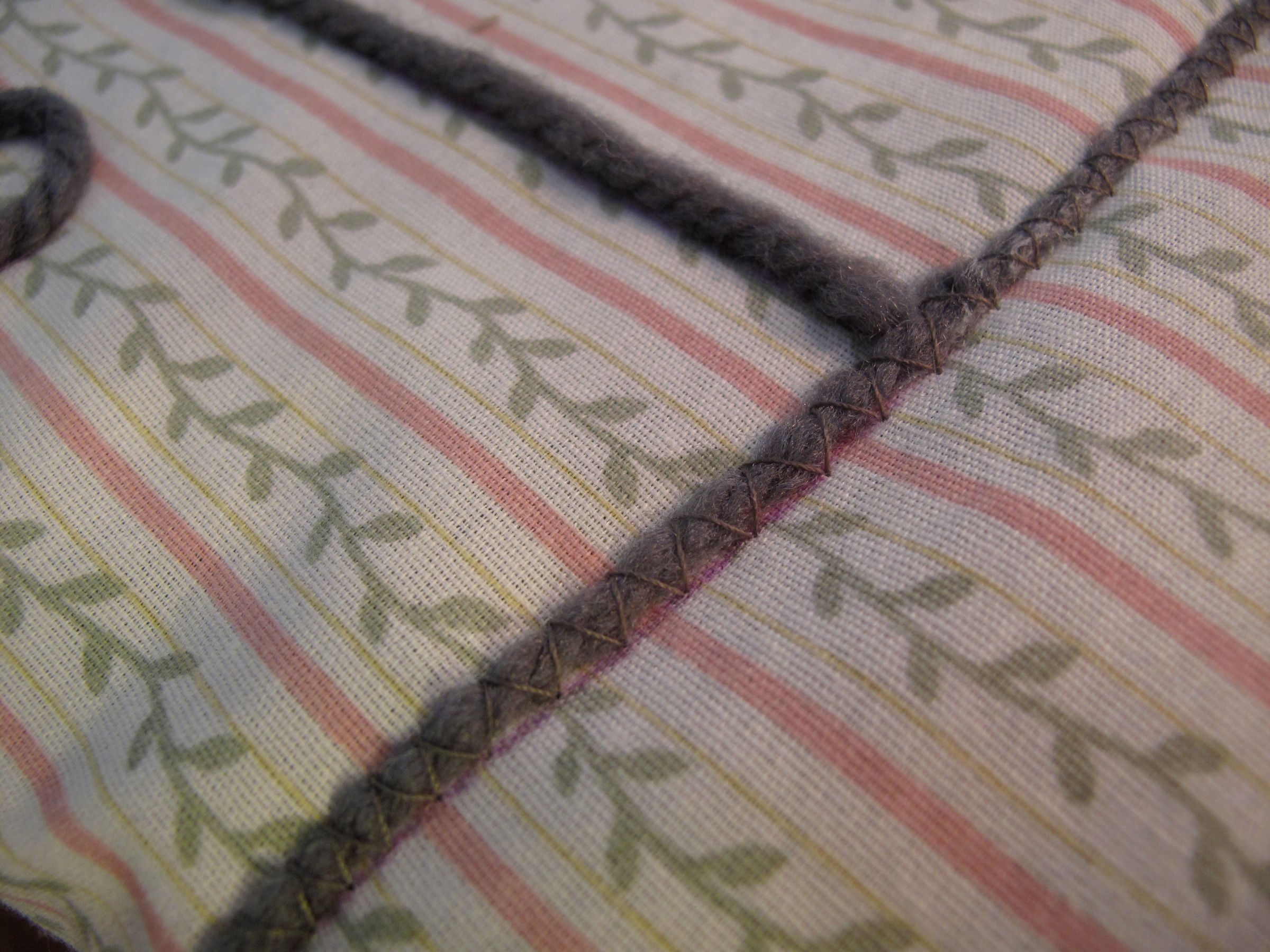 "Drawing" on Fabric With Yarn (aka Couching) : 5 Steps (with Pictures ...