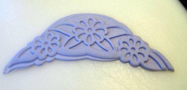 How to Make Fondant Crowns : 6 Steps (with Pictures) - Instructables
