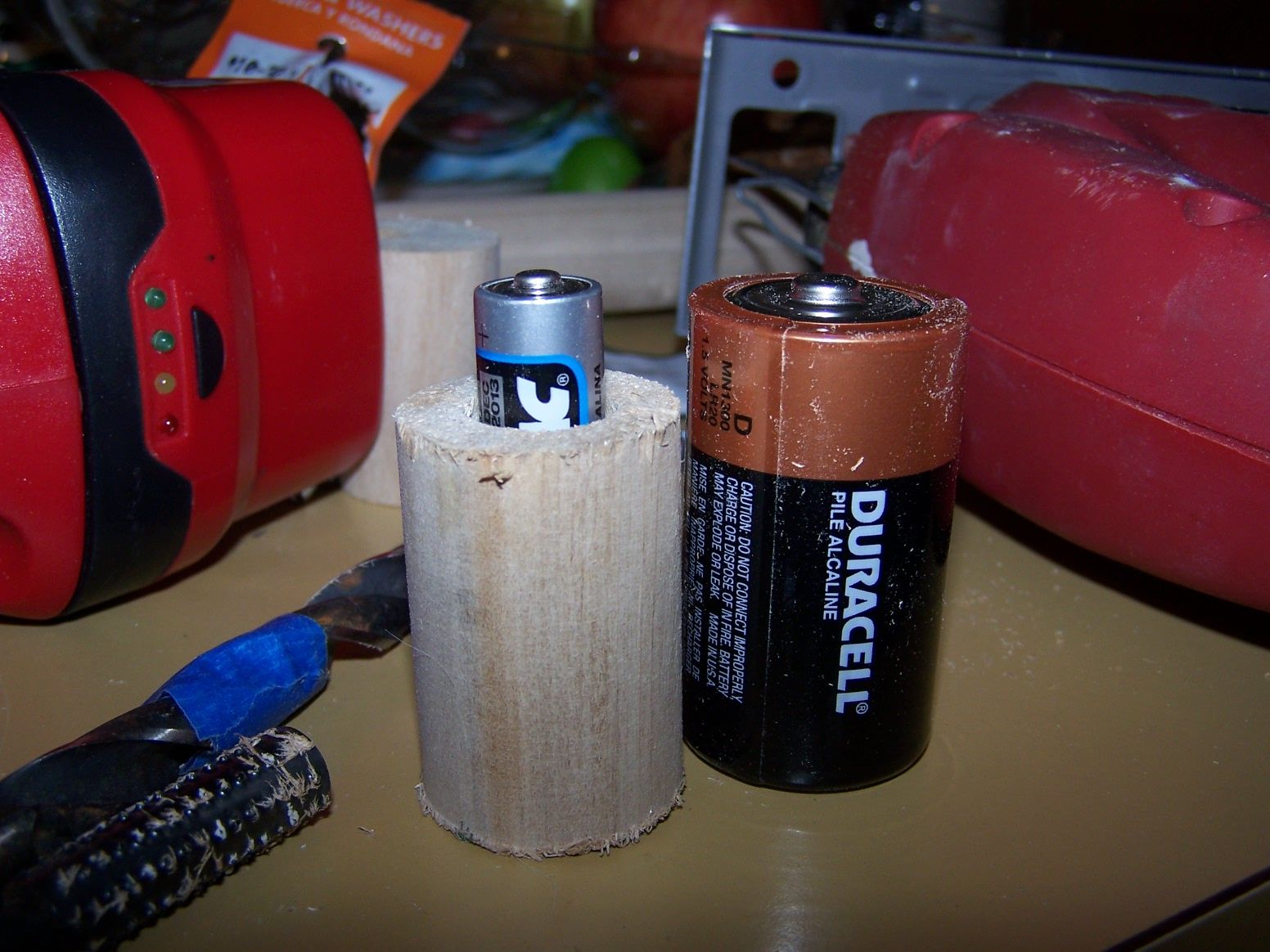 AA to D Cell Adapter : 3 Steps - Instructables