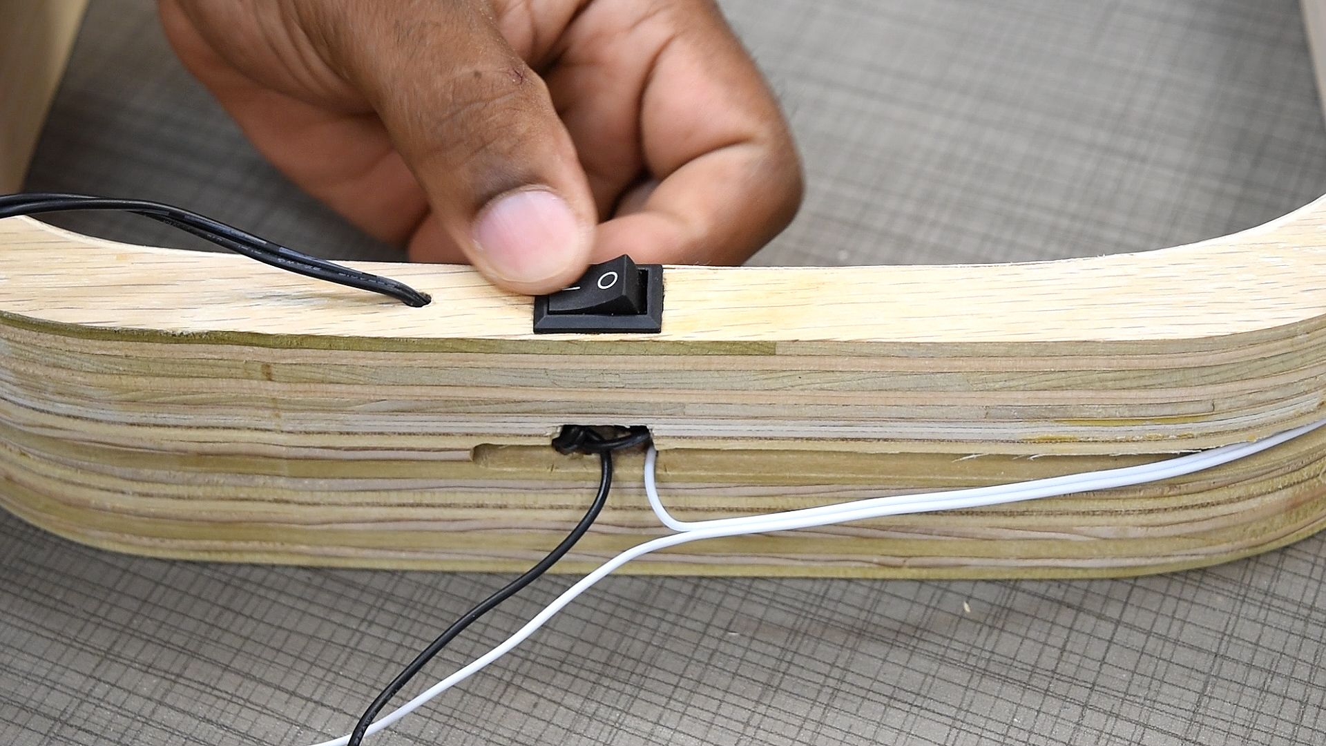 DIY Desk Lamp : 7 Steps (with Pictures) - Instructables