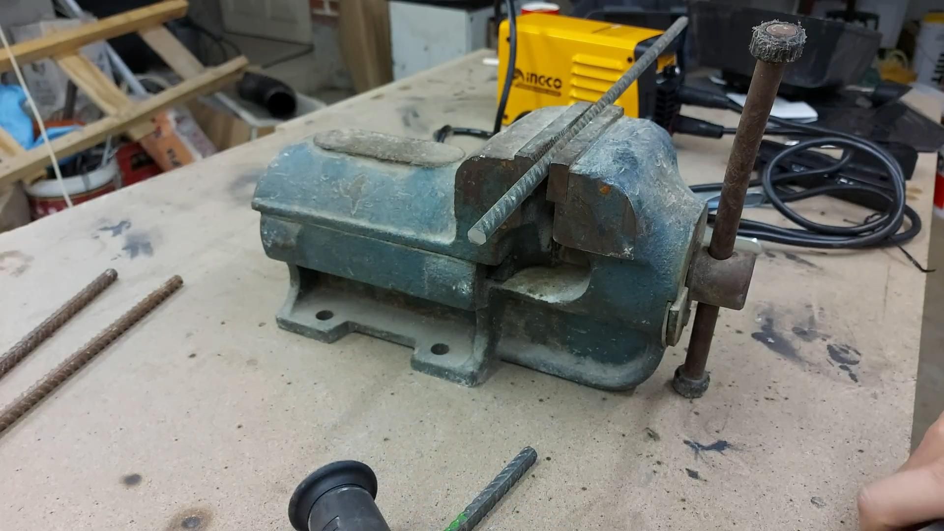 Grappling Hook From Construction Rebar : 4 Steps (with Pictures ...