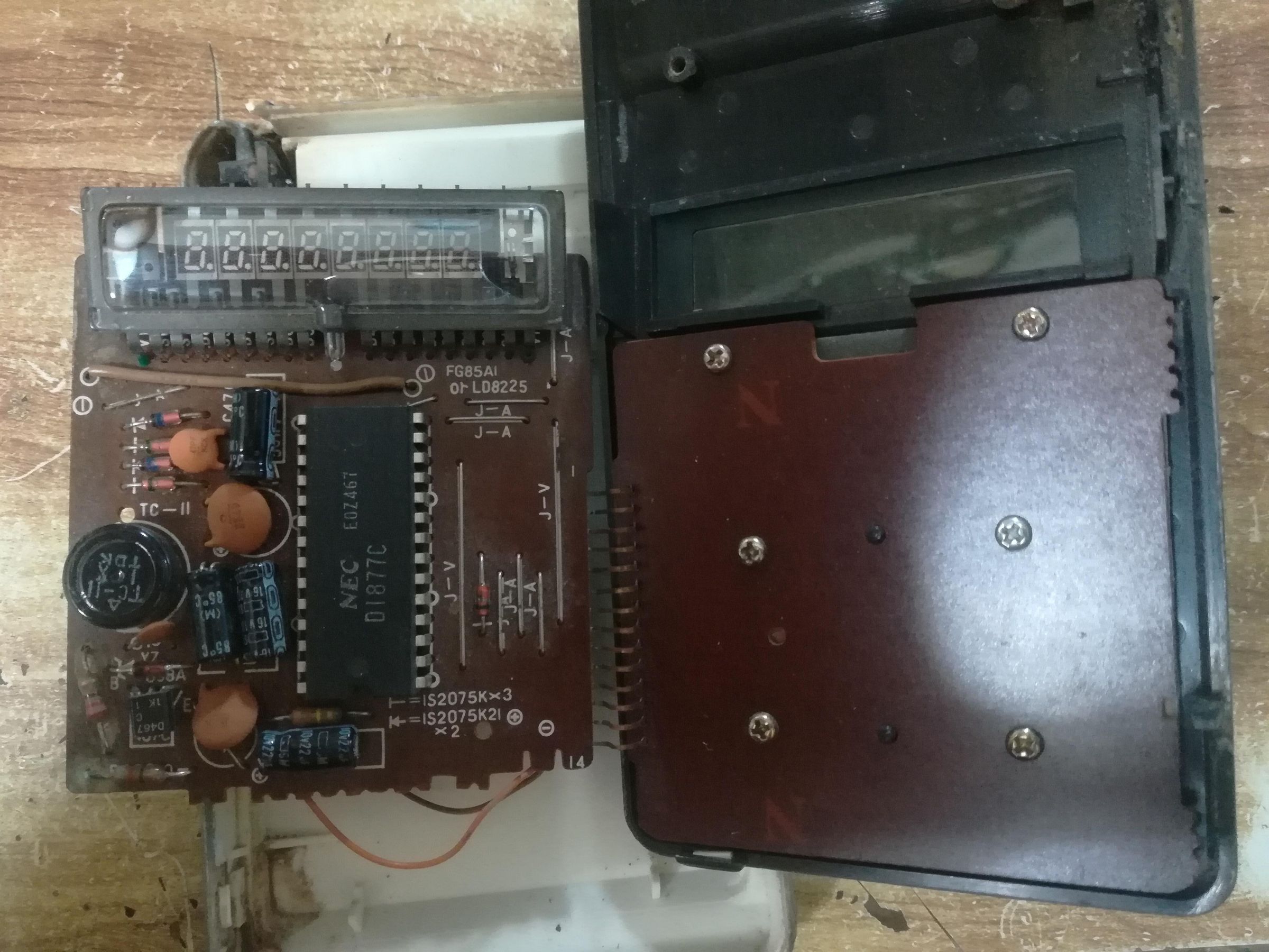 Turn a VFD 1970s Calculator Into a Digital Clock : 20 Steps (with ...