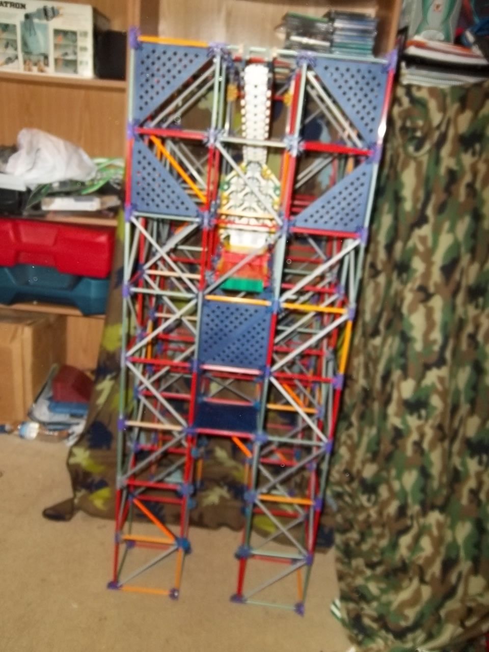 knex rotating coin display DIY Project to Discover - FindingDIY