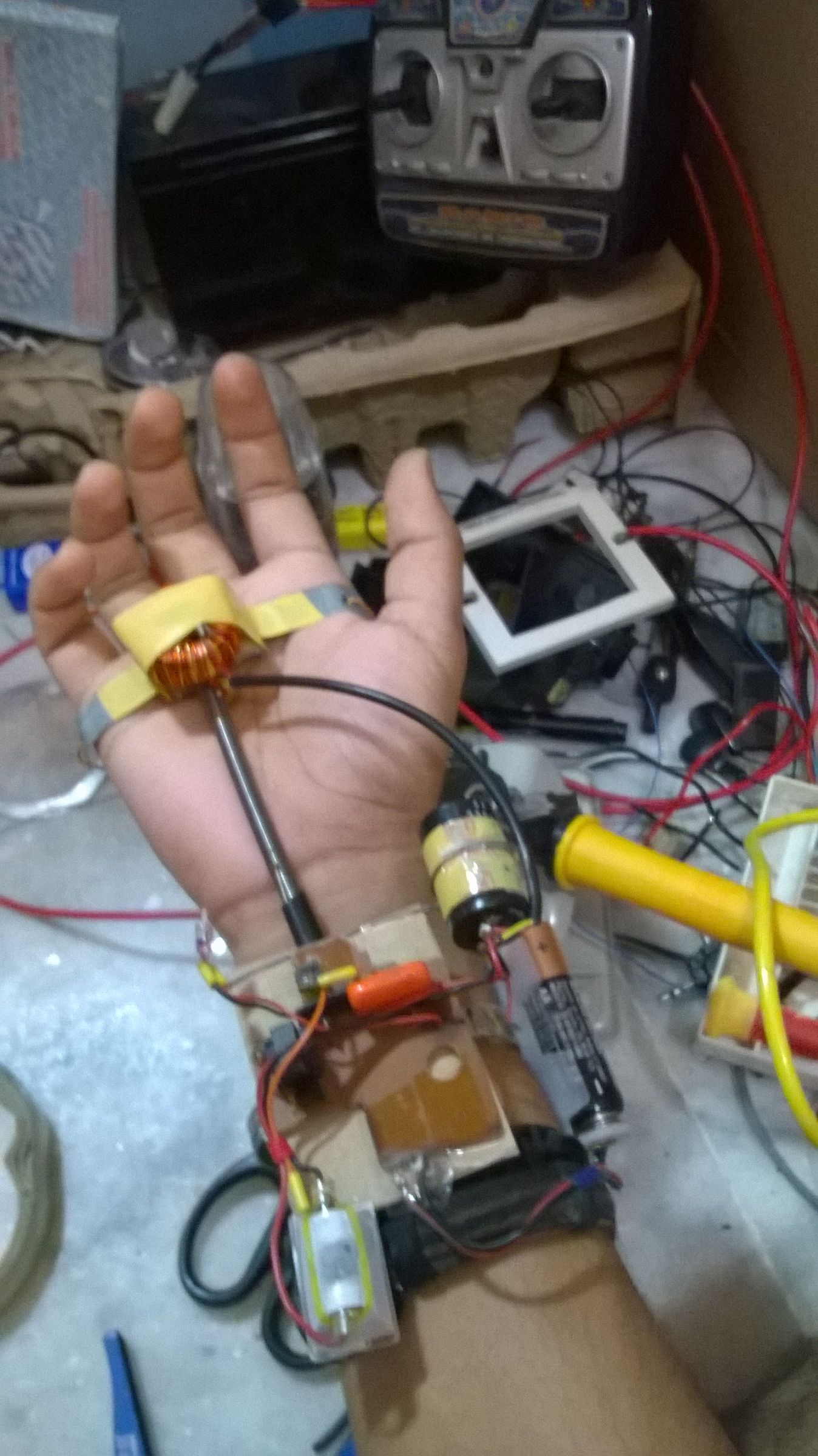 Handheld EMP Device : 8 Steps - Instructables