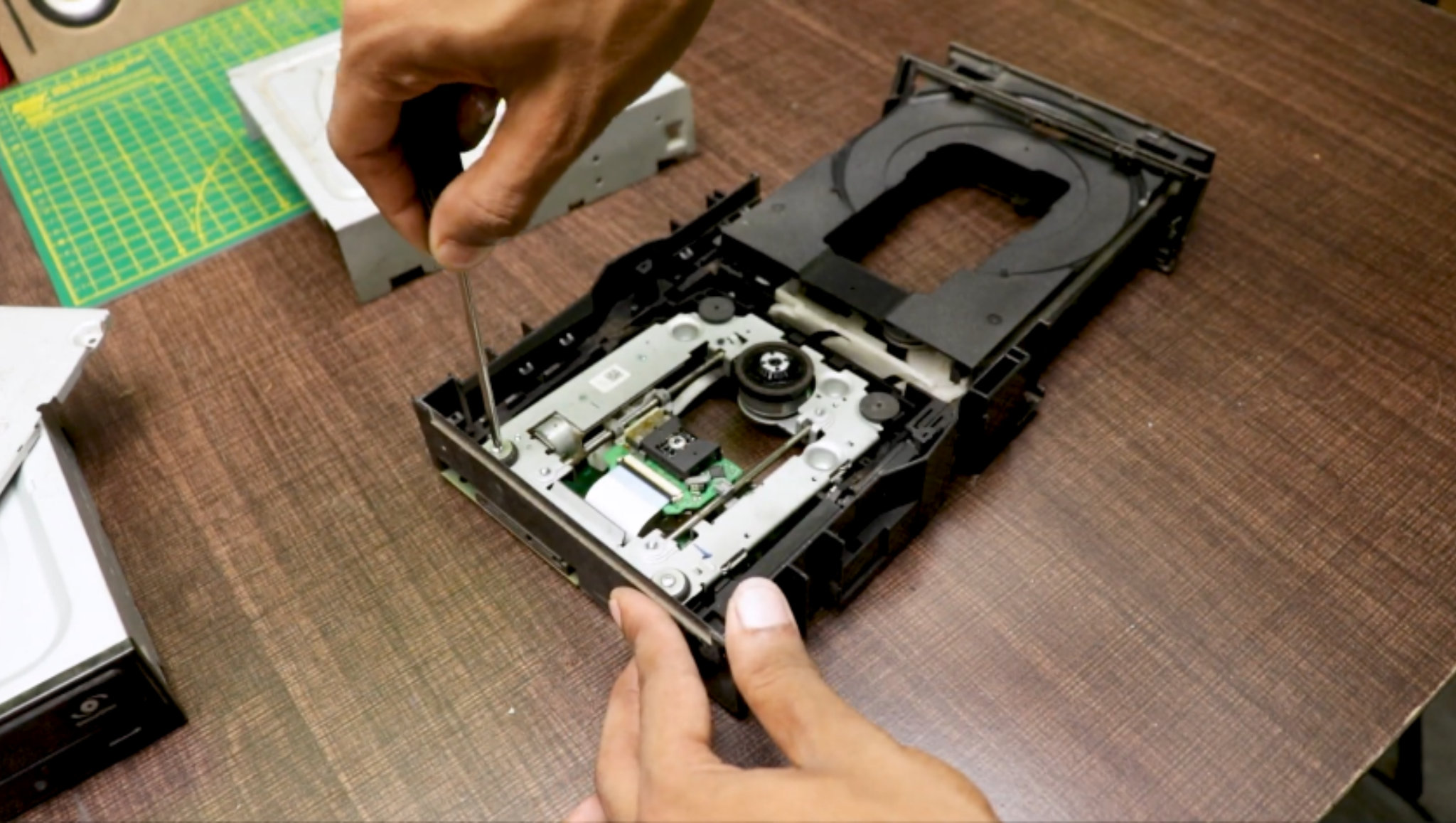 How to Make Powerfull Laser Engraver : 12 Steps (with Pictures ...