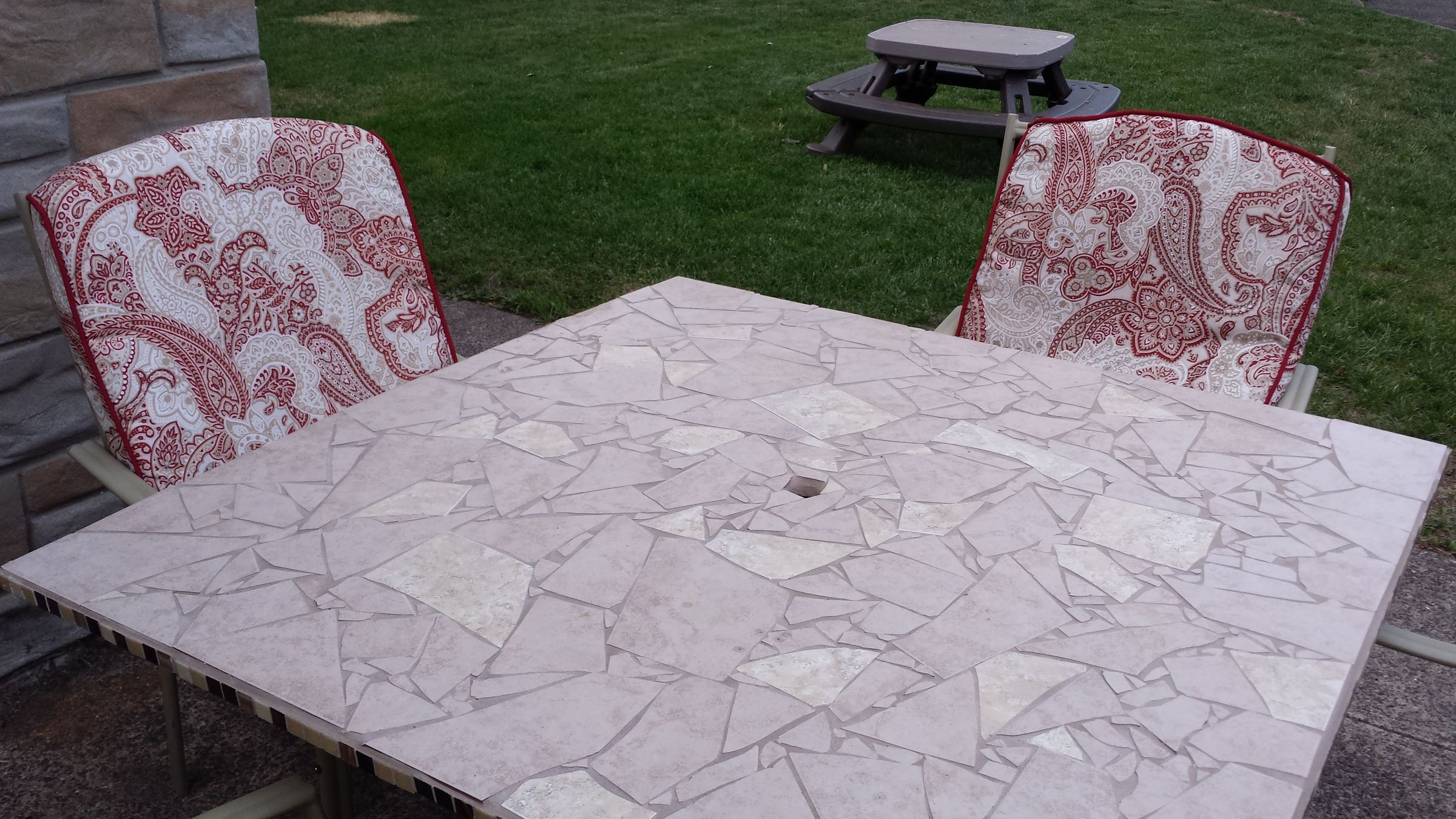 Fail! Patio Table Top Replacement : 5 Steps (with Pictures) - Instructables