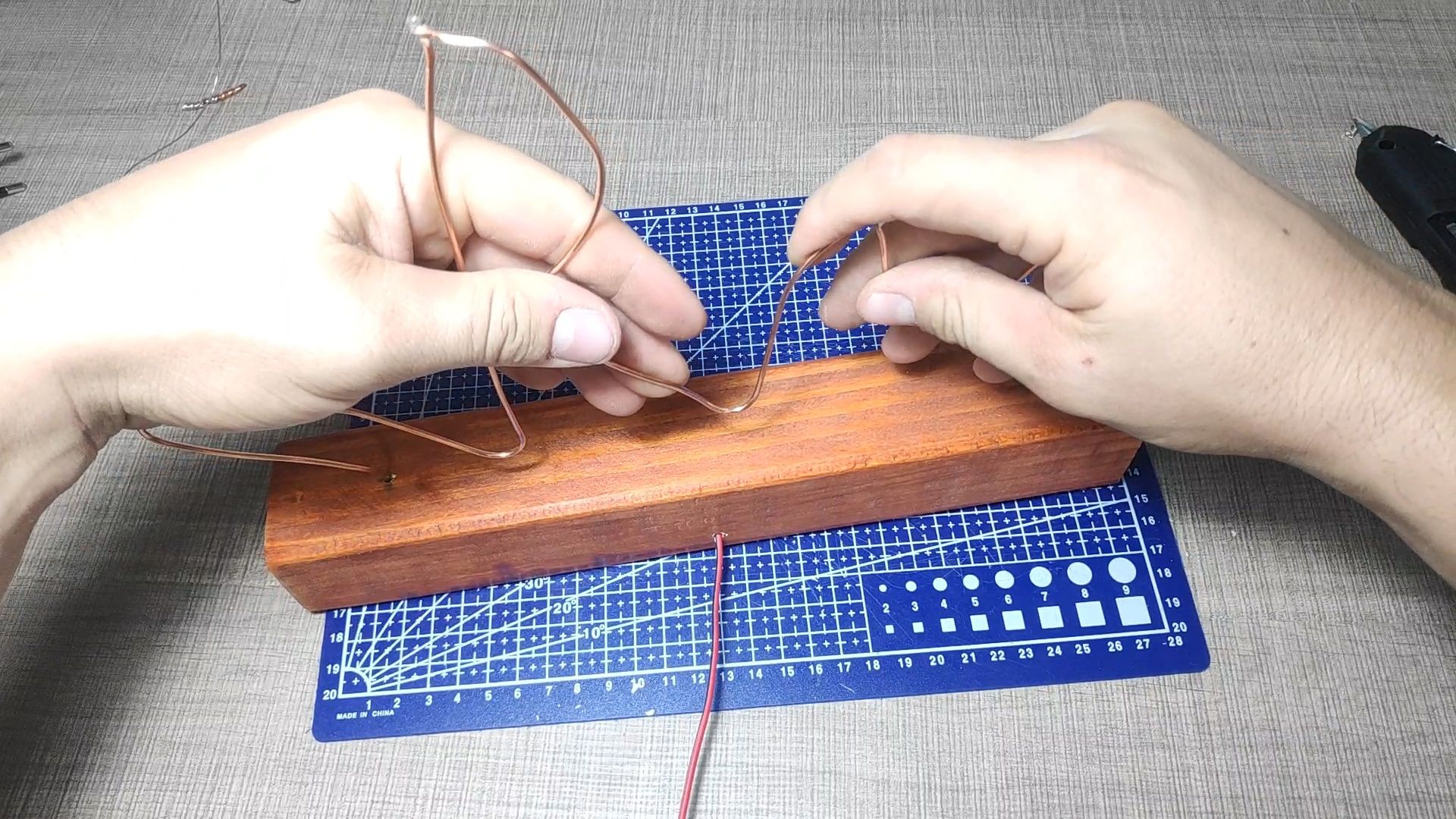 Wire Loop Buzzer Game : 5 Steps (with Pictures) - Instructables