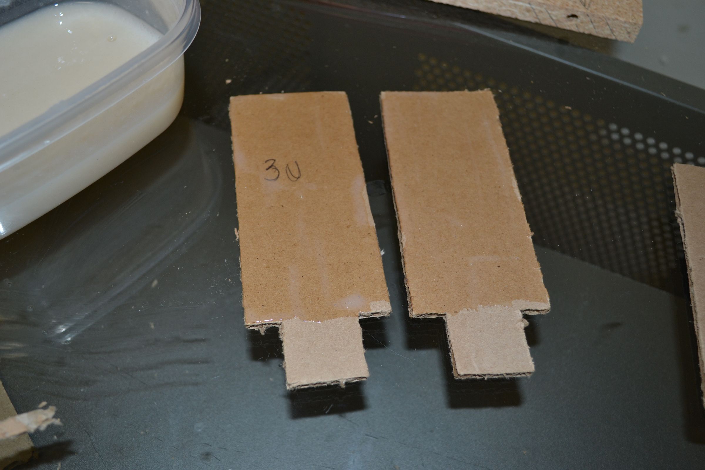 Cardboard Electric Guitar : 12 Steps (with Pictures) - Instructables