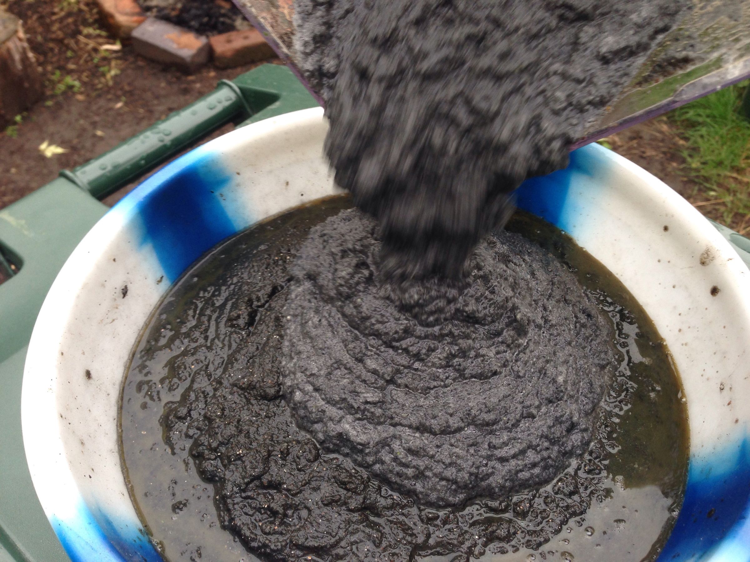 Make Worm Food for Your Wormery : 4 Steps (with Pictures) - Instructables