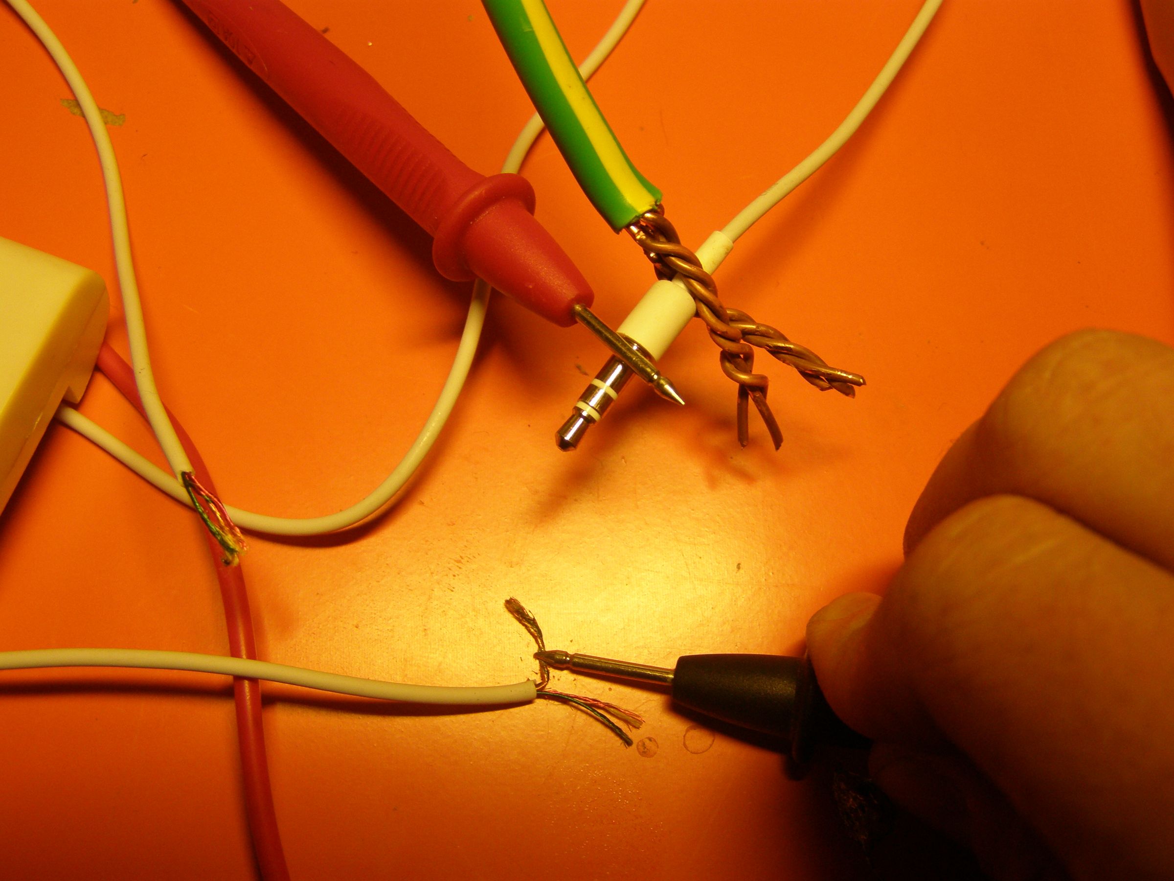 Apple Ipod Headphone Hack : 3 Steps (with Pictures) - Instructables