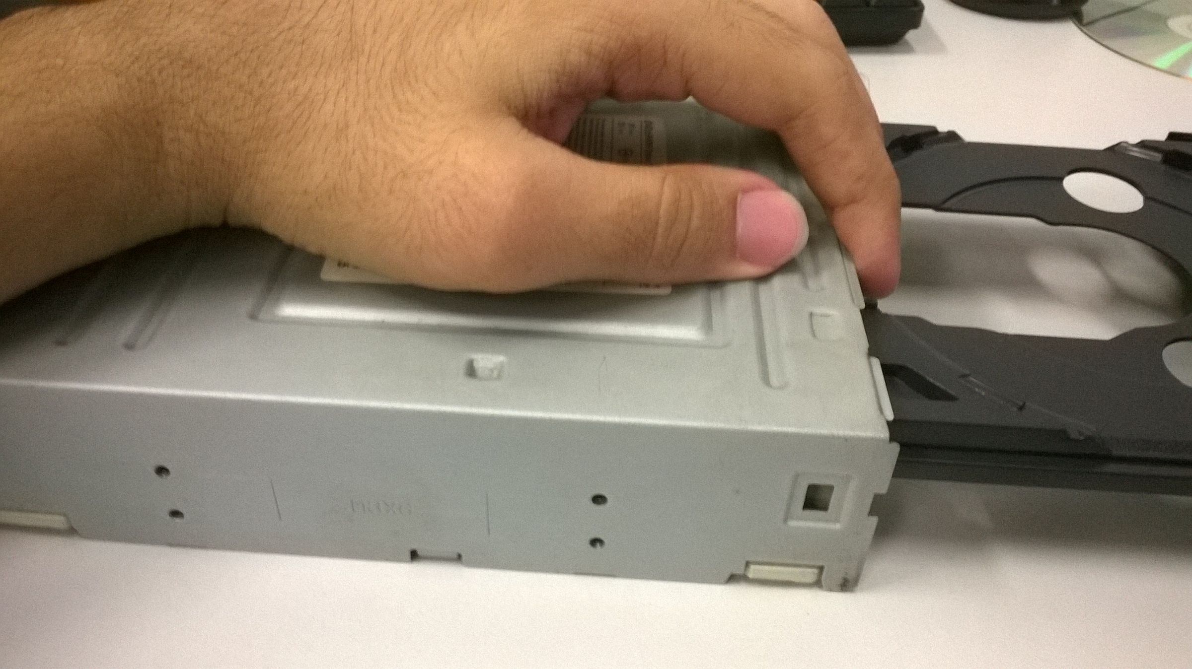 Disassembling a CD/DVD Reader and Reusing Its Parts : 12 Steps (with ...