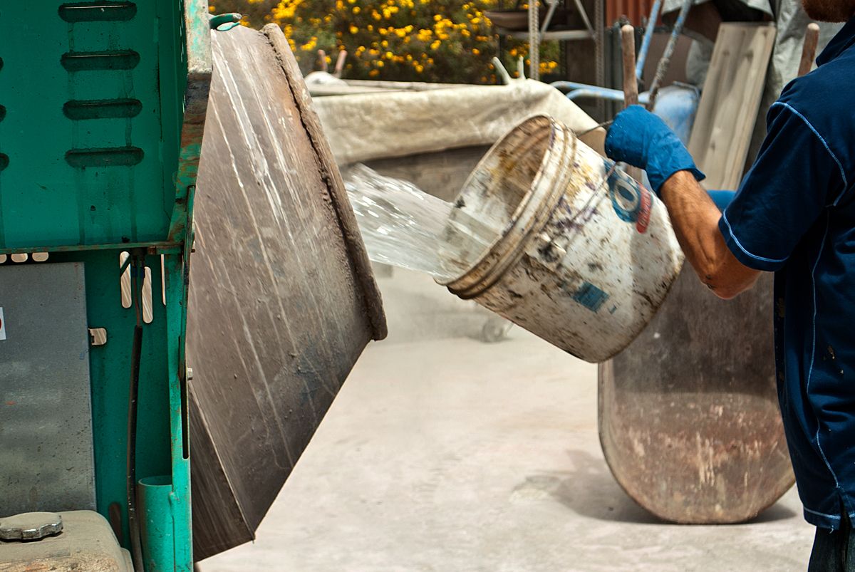 DIY CONCRETE:: How-To-Mix Concrete : 5 Steps - Instructables