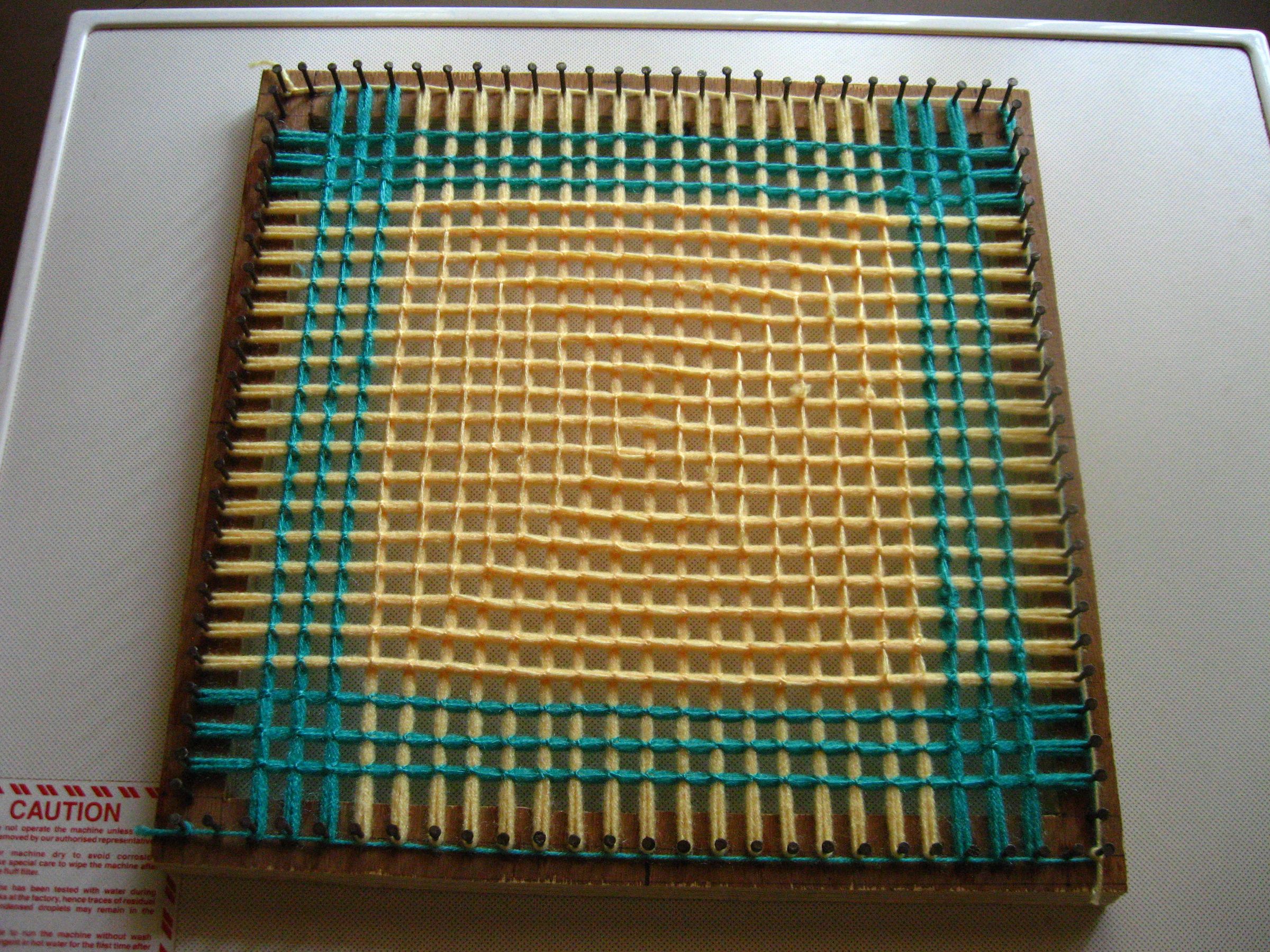 How to Weave a Criss-Cross Table Mat With Home-made Loom : 12 Steps ...