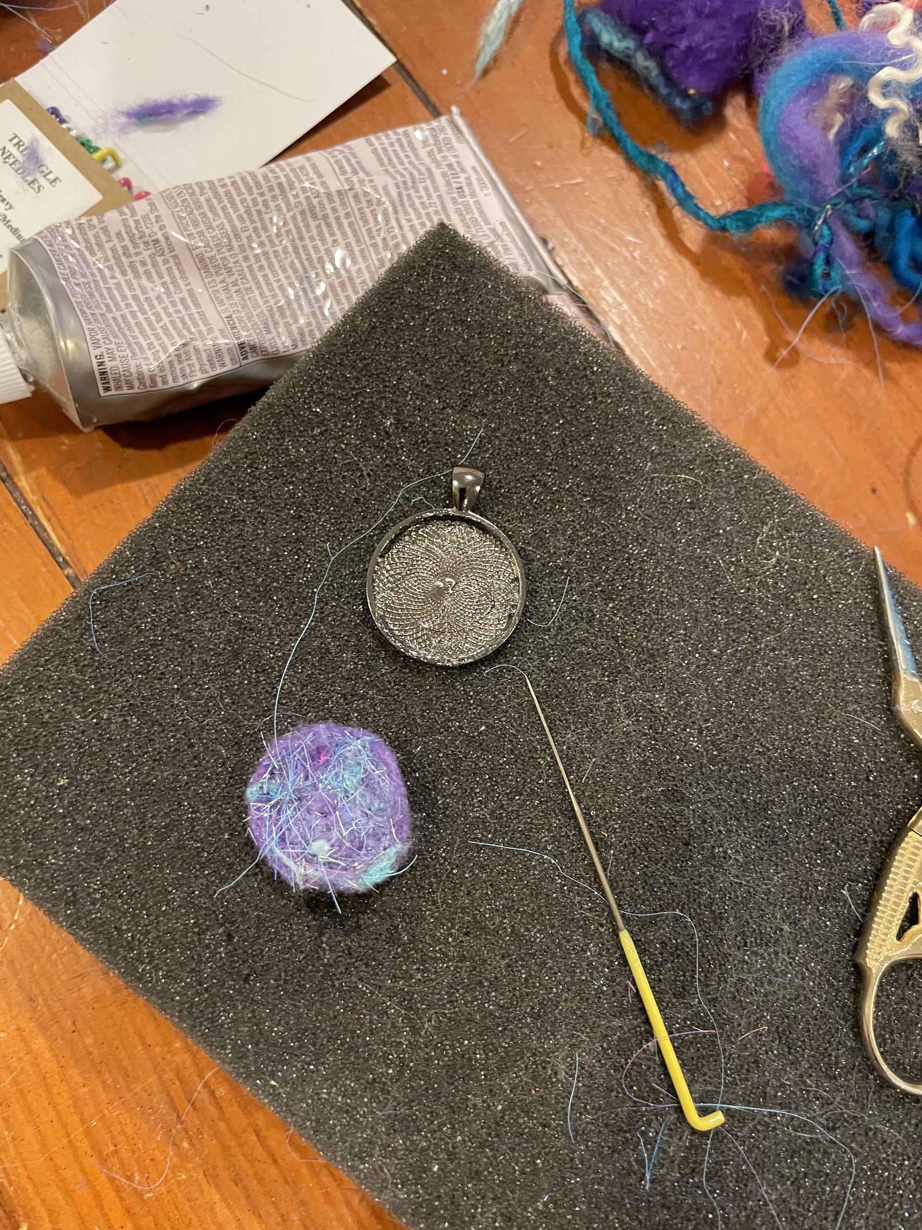 Needle Felted Pendants : 3 Steps (with Pictures) - Instructables