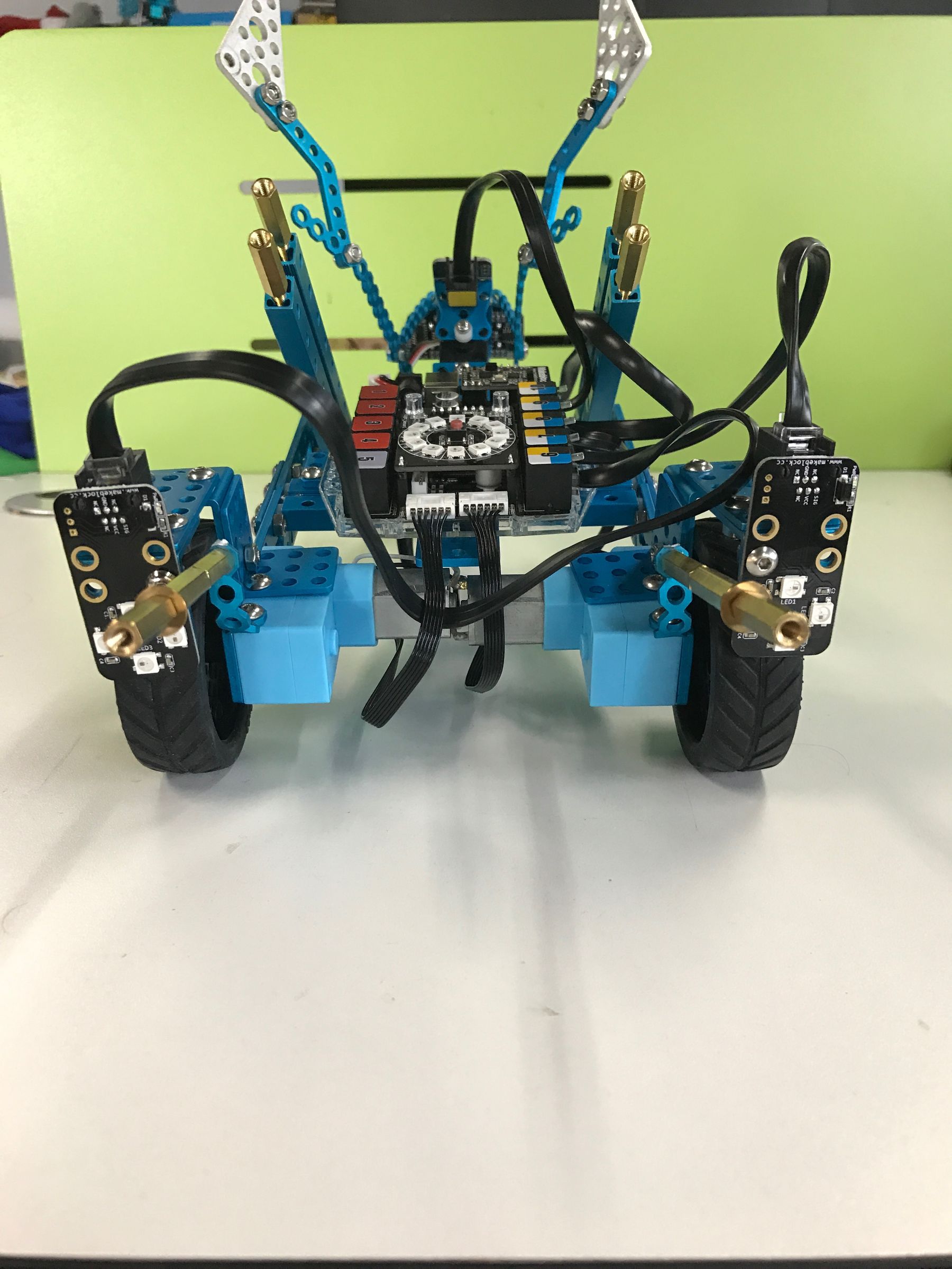How to Build a Motorbike With Makeblock : 25 Steps (with Pictures ...