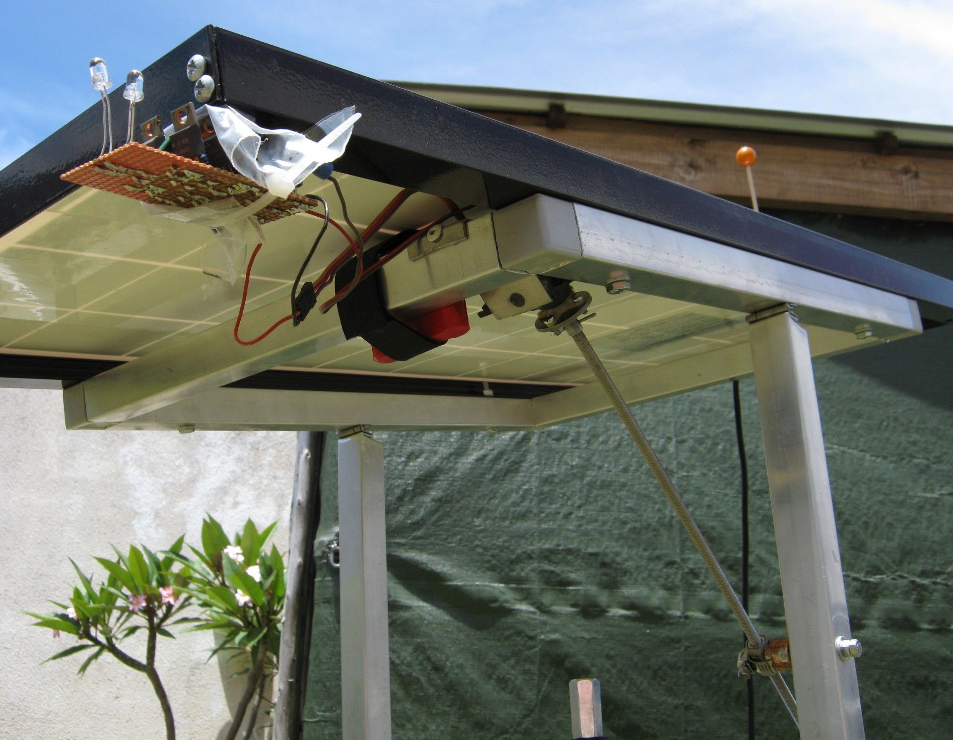 Dual Axis Transistorized Solar Tracker : 7 Steps (with Pictures ...