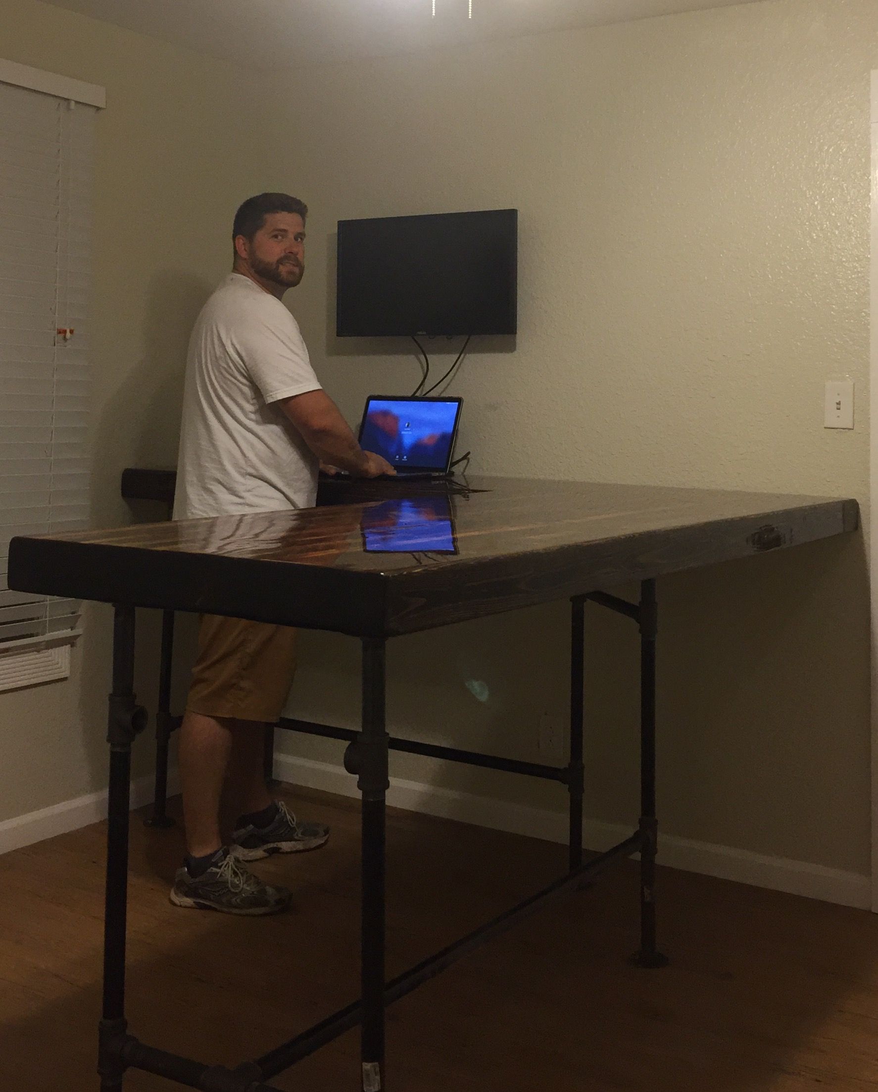 DIY Custom Standing Desk : 14 Steps (with Pictures) - Instructables