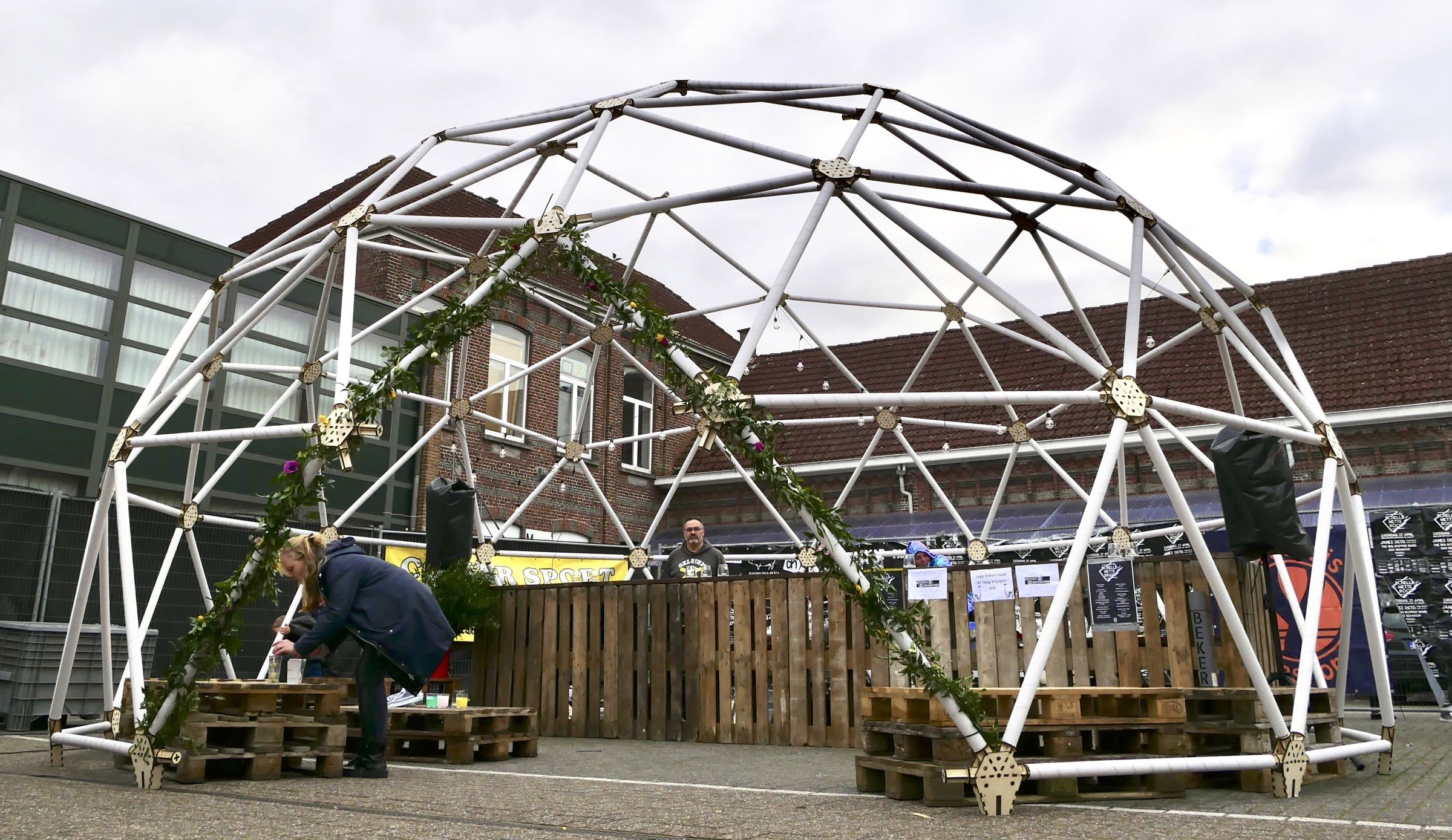 Geodesic Dome With Cardboard Tubes and Laser Cut Connectors : 5 Steps ...
