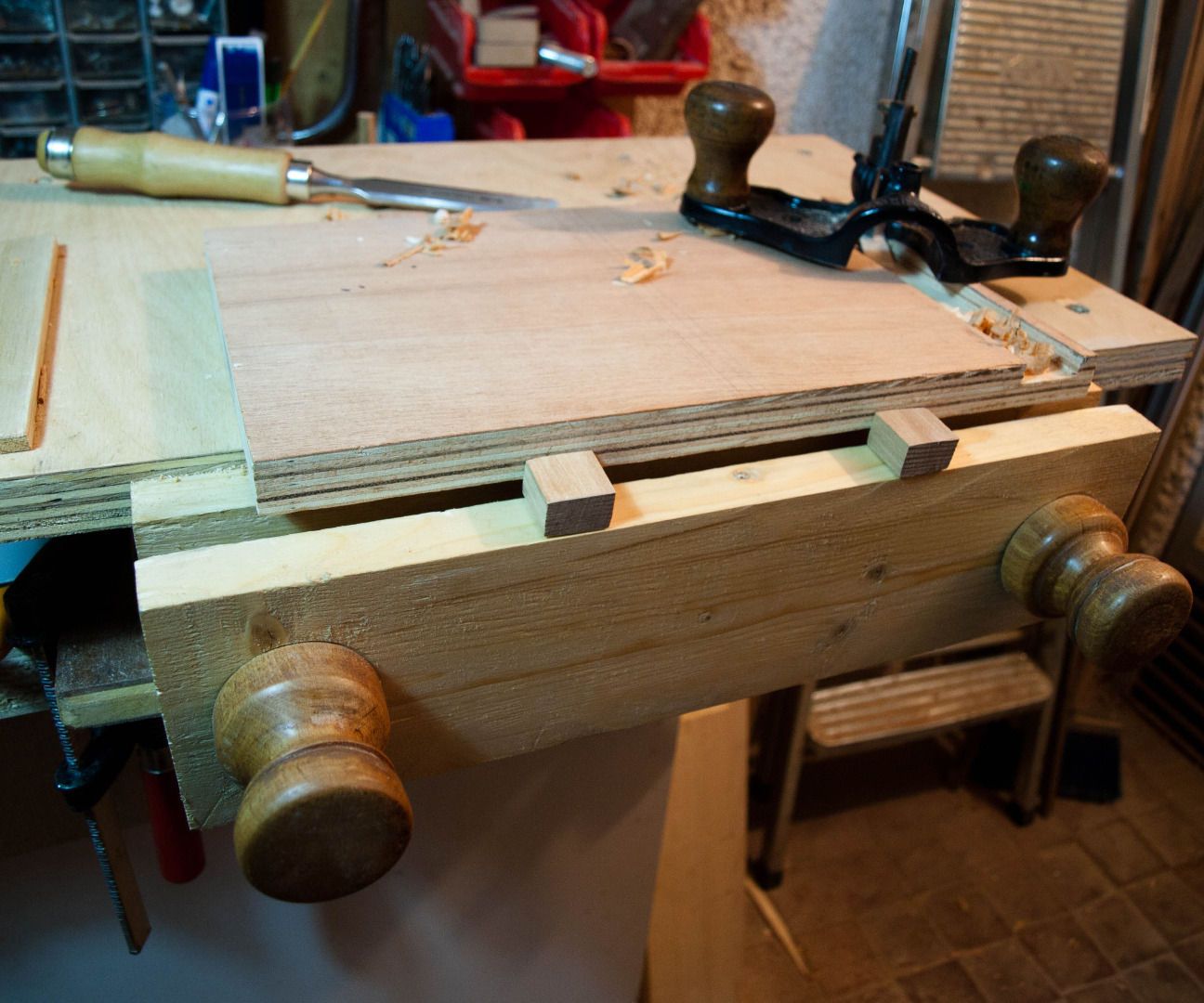 Make Your Own Bench-Vise! - Instructables