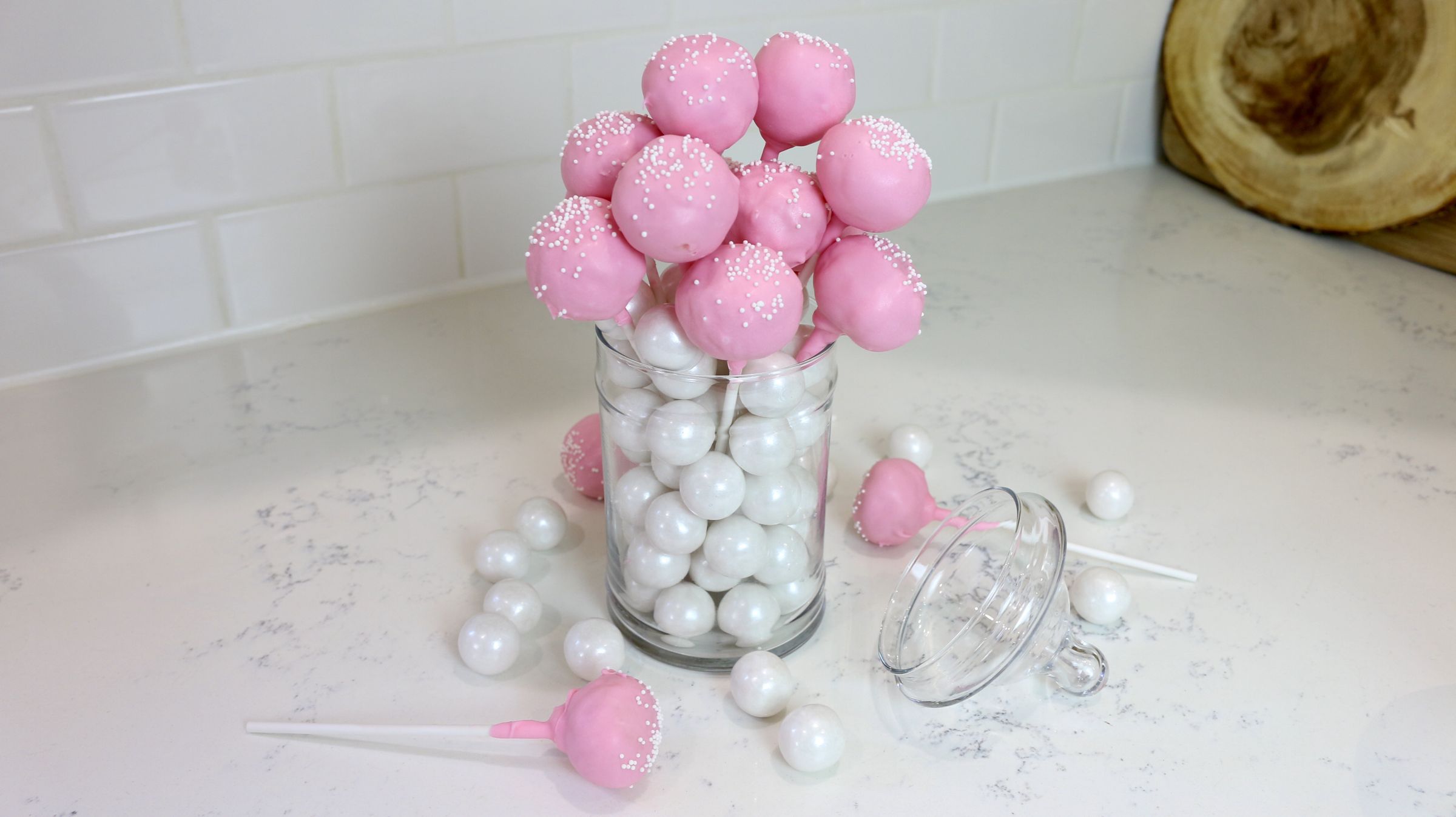 DIY Cake Pops | Starbucks Homemade Birthday Cake Pops Recipe : 12 Steps ...