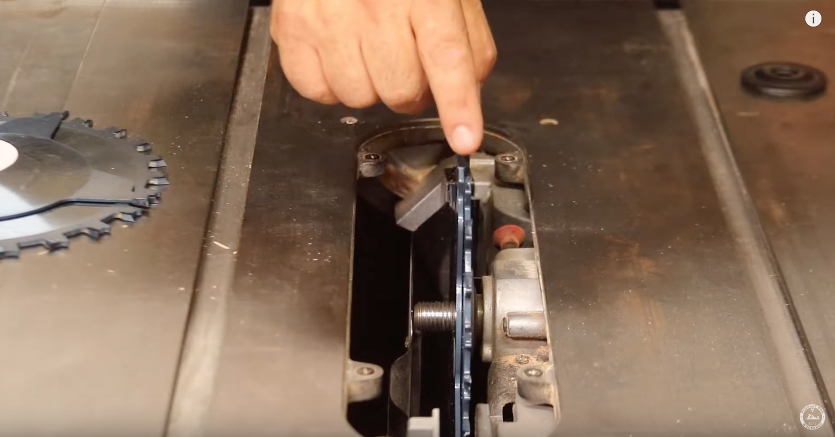 How to Install and Use a Dado Stack : 7 Steps (with Pictures ...