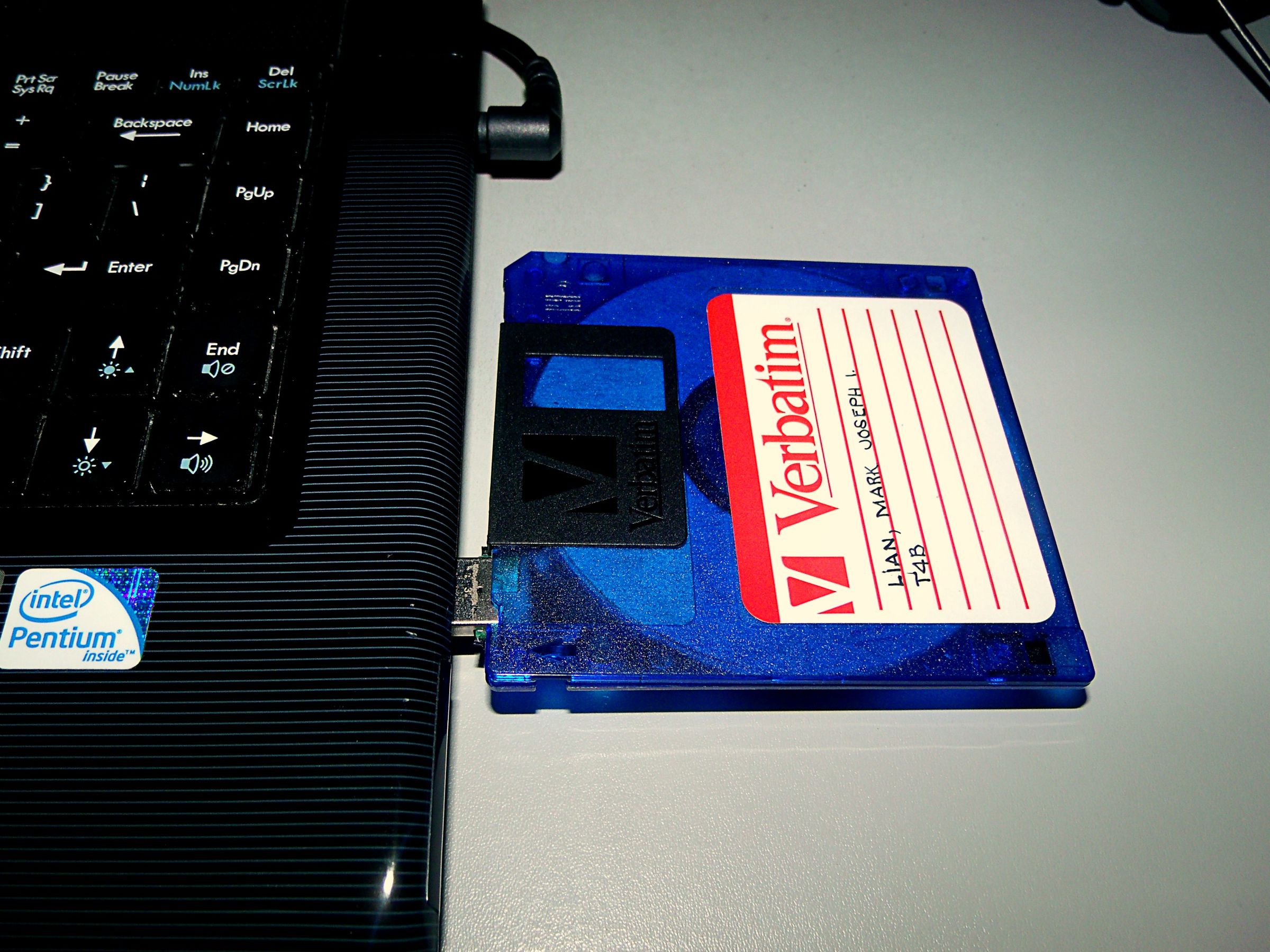 USB Flash Diskette : 7 Steps (with Pictures) - Instructables